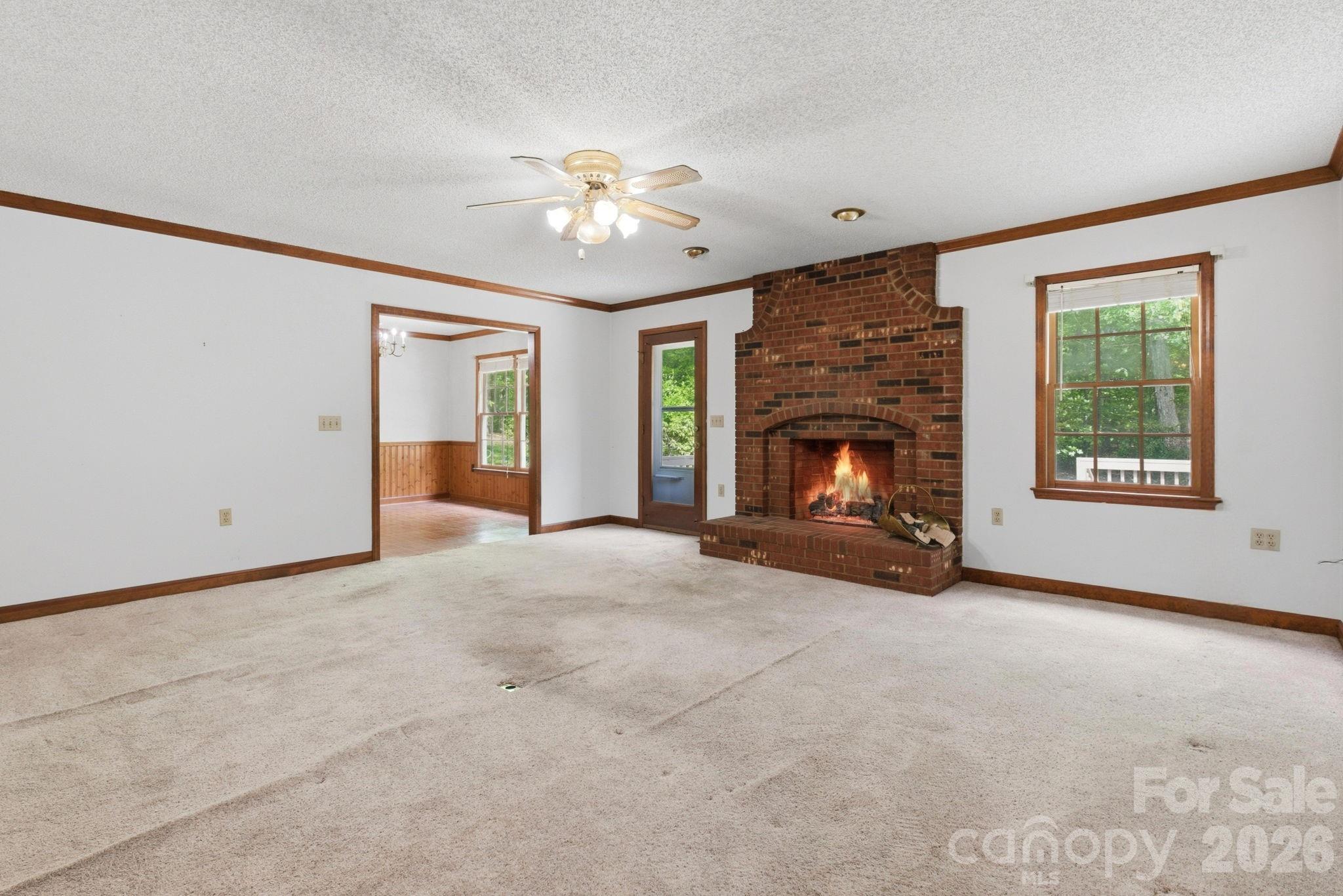 4804 Elmhurst Drive NE, Hickory, NC - photo 3 of 40