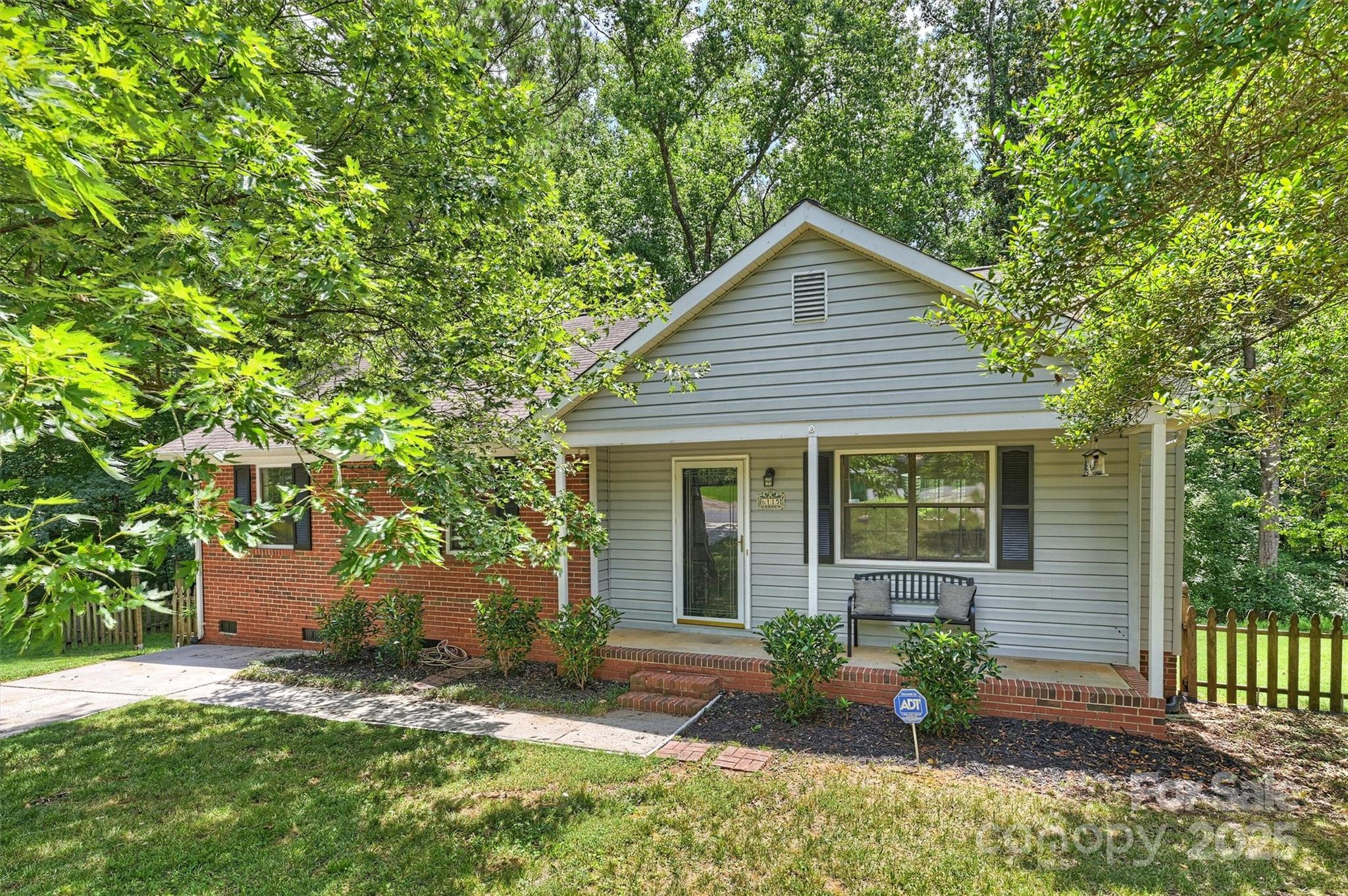 6115 Coltswood Court, Charlotte, NC - photo 2 of 39