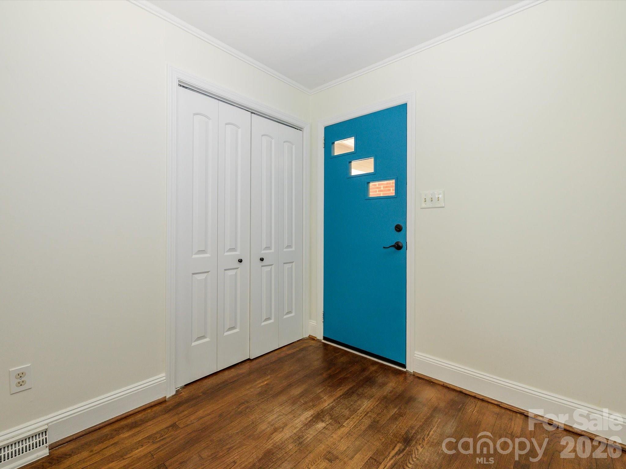Photo 3 of 354 S Magnolia Street, Mooresville, NC