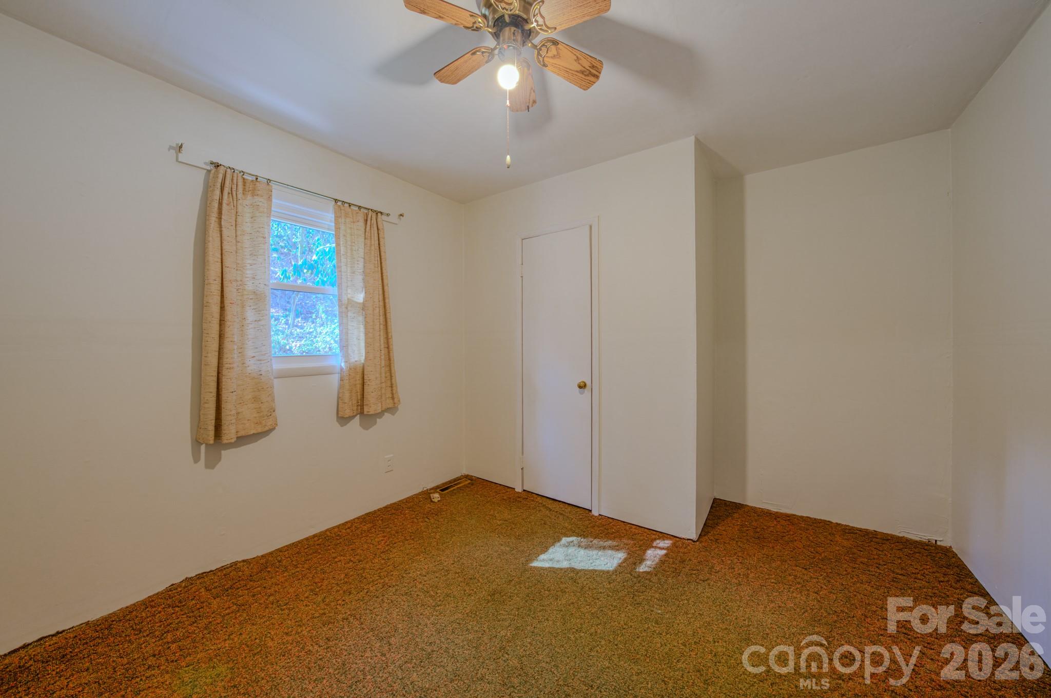 550 Saluda Street, Hendersonville, NC - photo 18 of 30