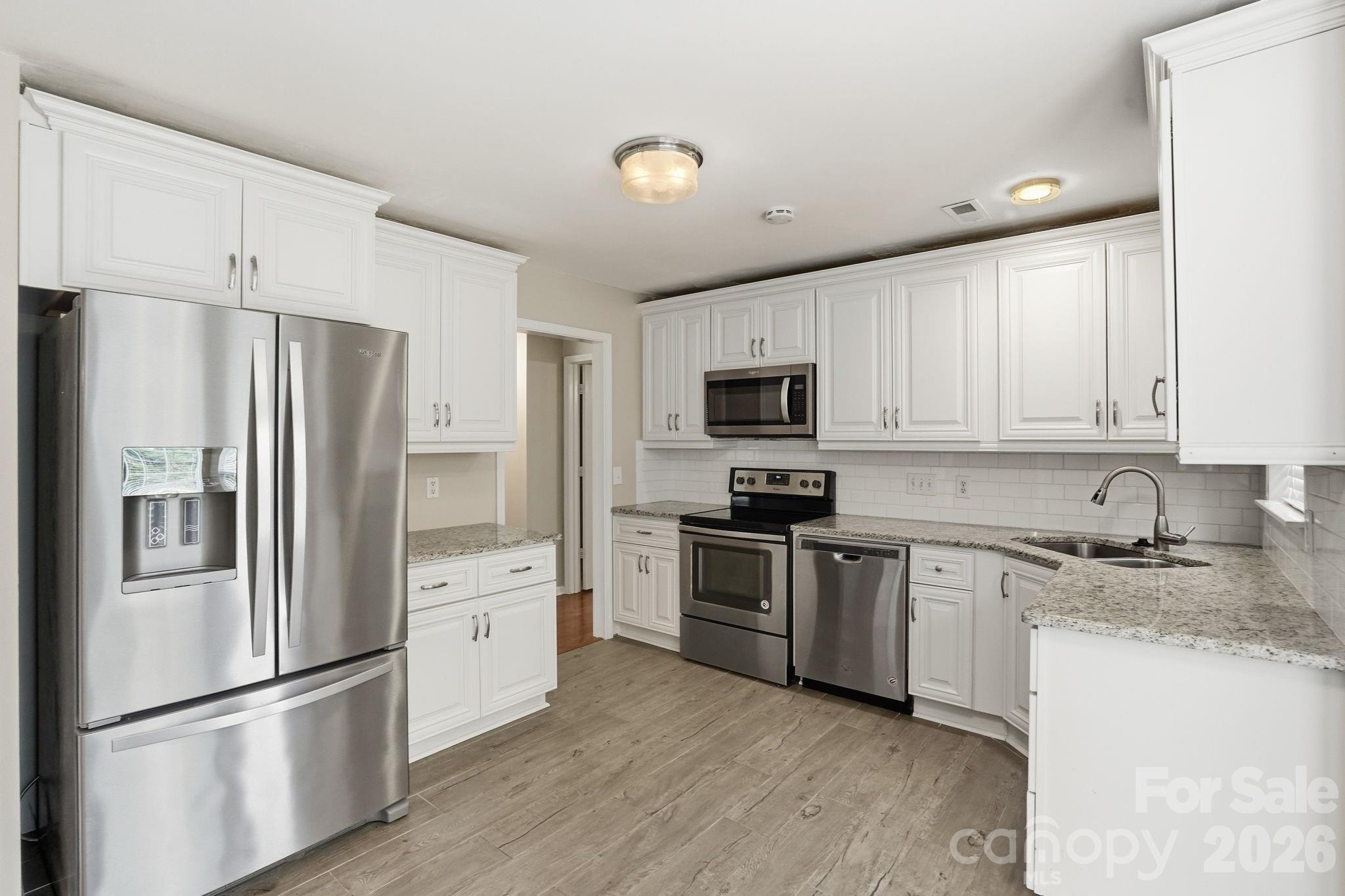 Photo 11 of 6914 Weirton Place, Charlotte, NC