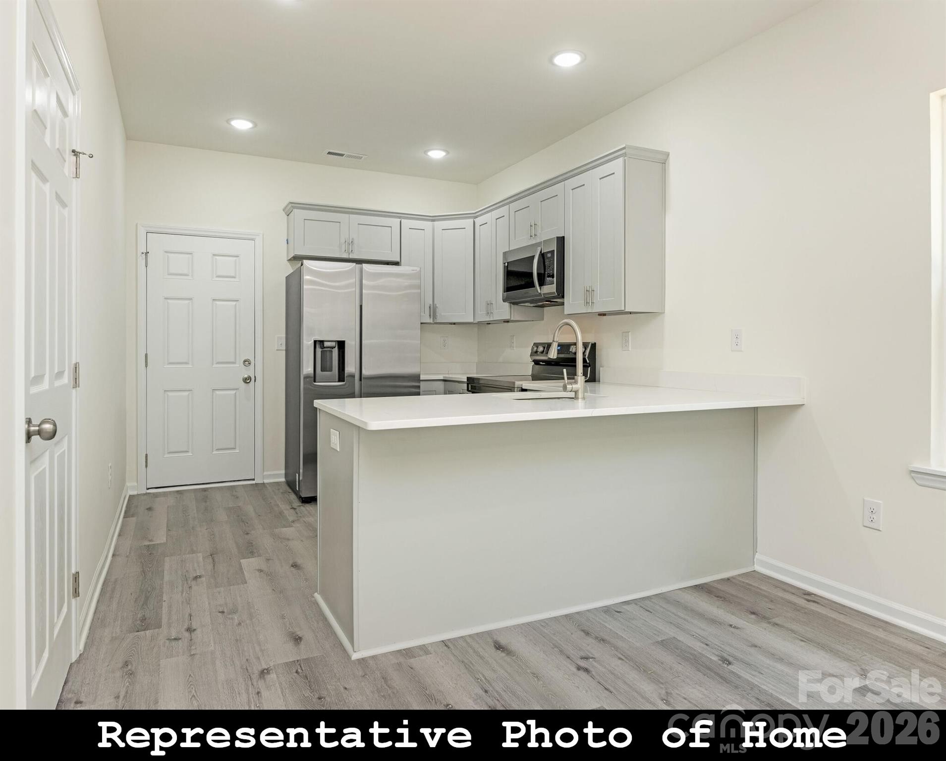 Photo 6 of 962 S Hoskins Road, Charlotte, NC