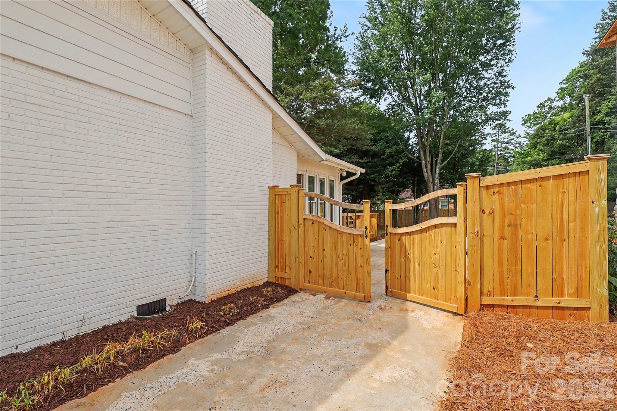 Home for sale at 3834 Moultrie Street, Charlotte, NC — photo 37 of 38