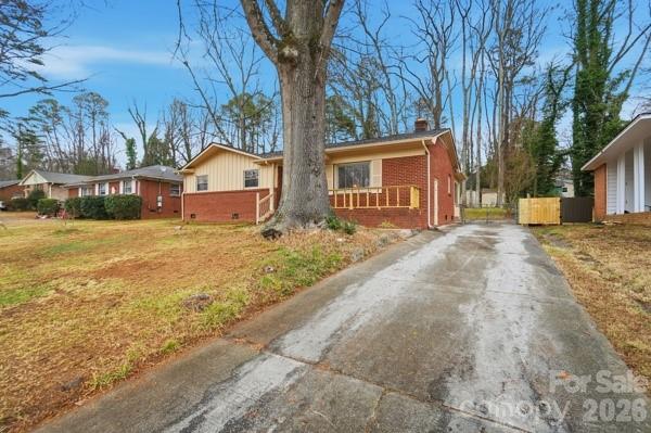 Photo 2 of 5326 Dolphin Lane, Charlotte, NC