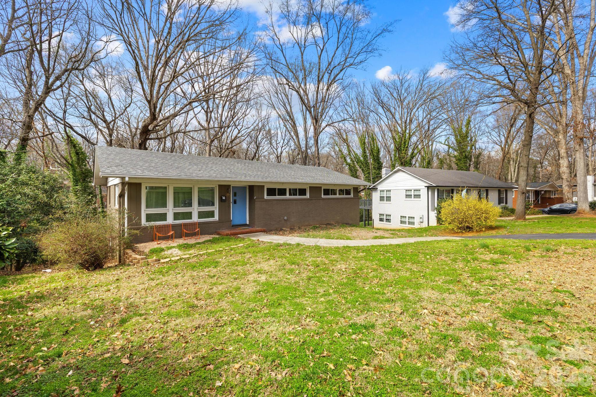 6240 Candlewood Drive, Charlotte, NC - photo 4 of 39