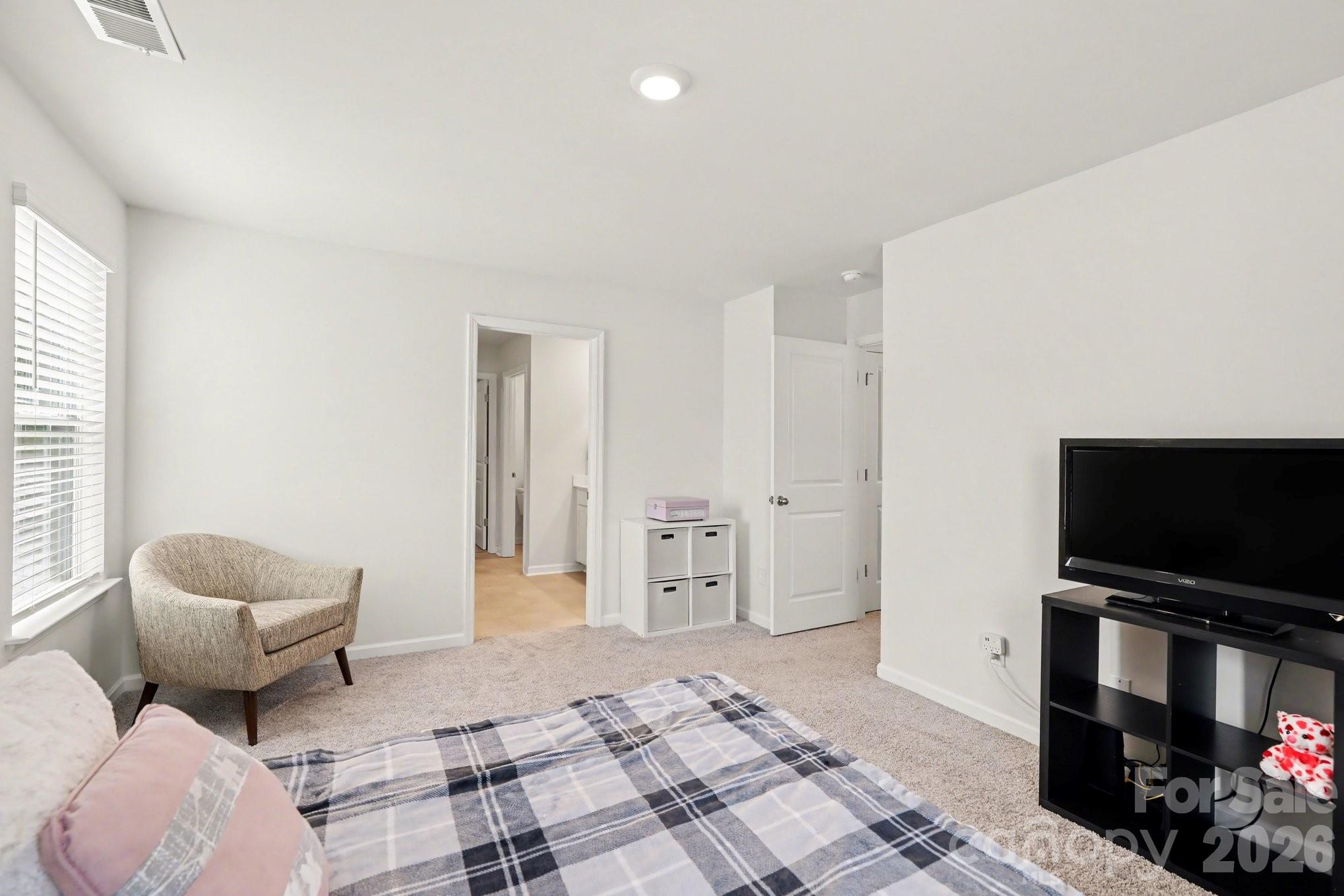 Photo 12 of 8133 Clairwood Drive, Charlotte, NC
