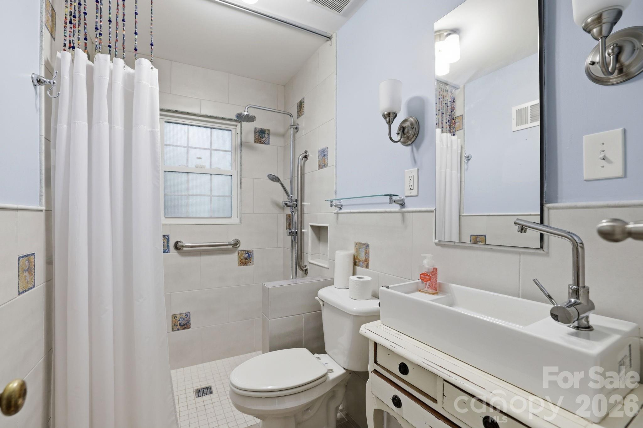 200 Altondale Avenue, Charlotte, NC - photo 10 of 38