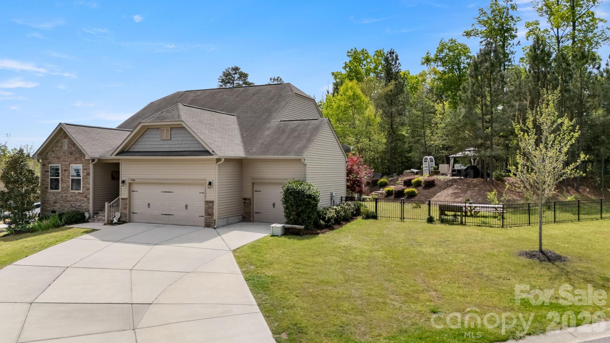 Photo 3 of 4708 Summerside Drive, Clover, SC