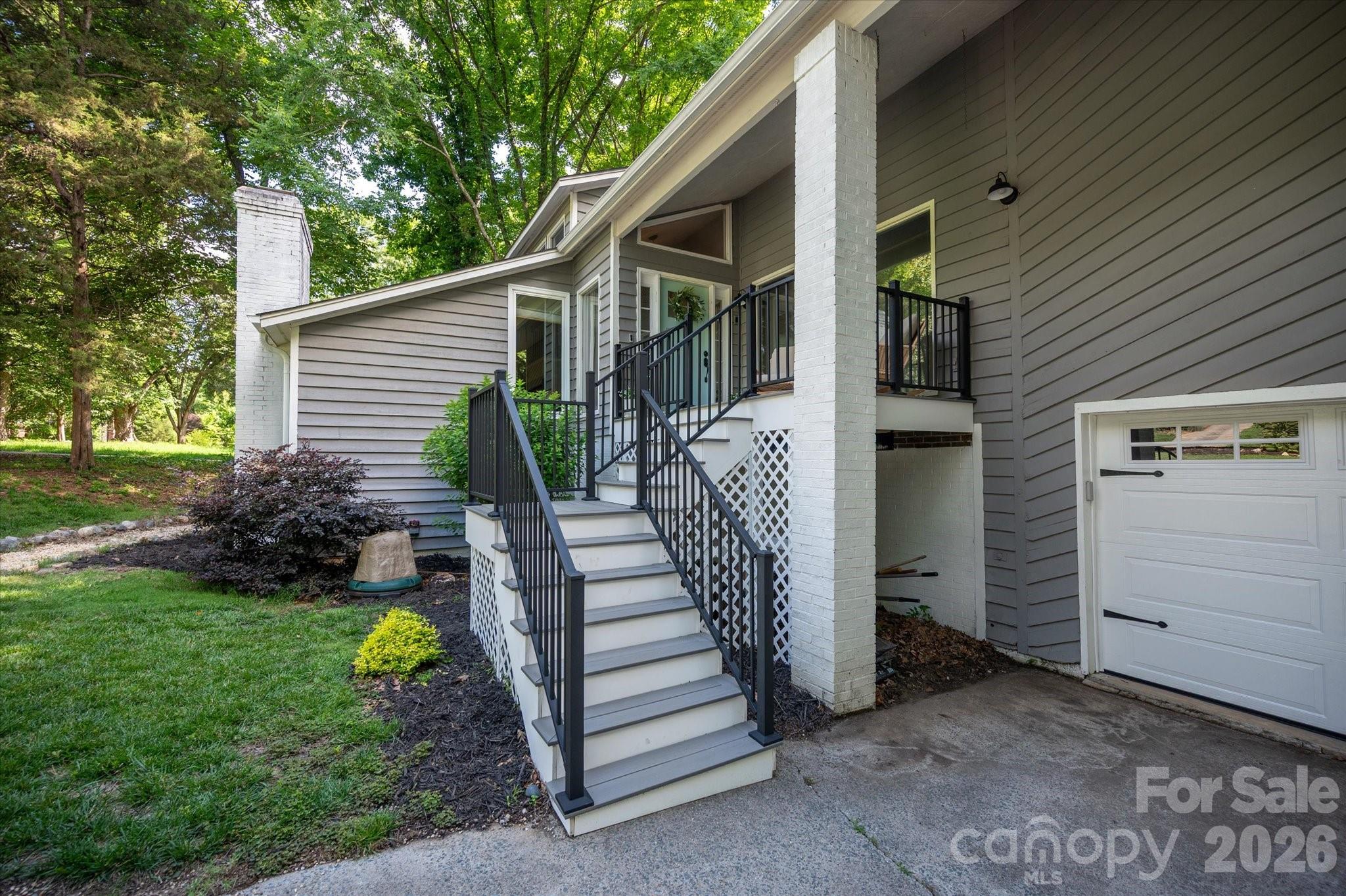 Photo 2 of 7611 Robin Crest Road, Charlotte, NC