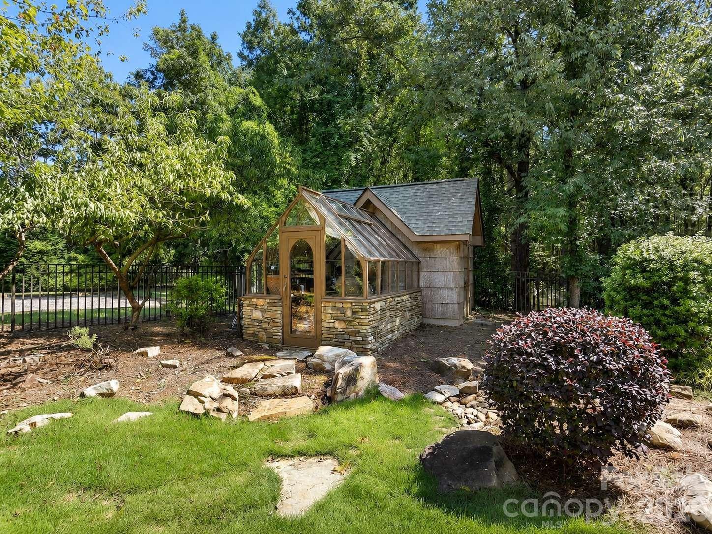9208 Flying Eagle Lane, Charlotte, NC - photo 34 of 46