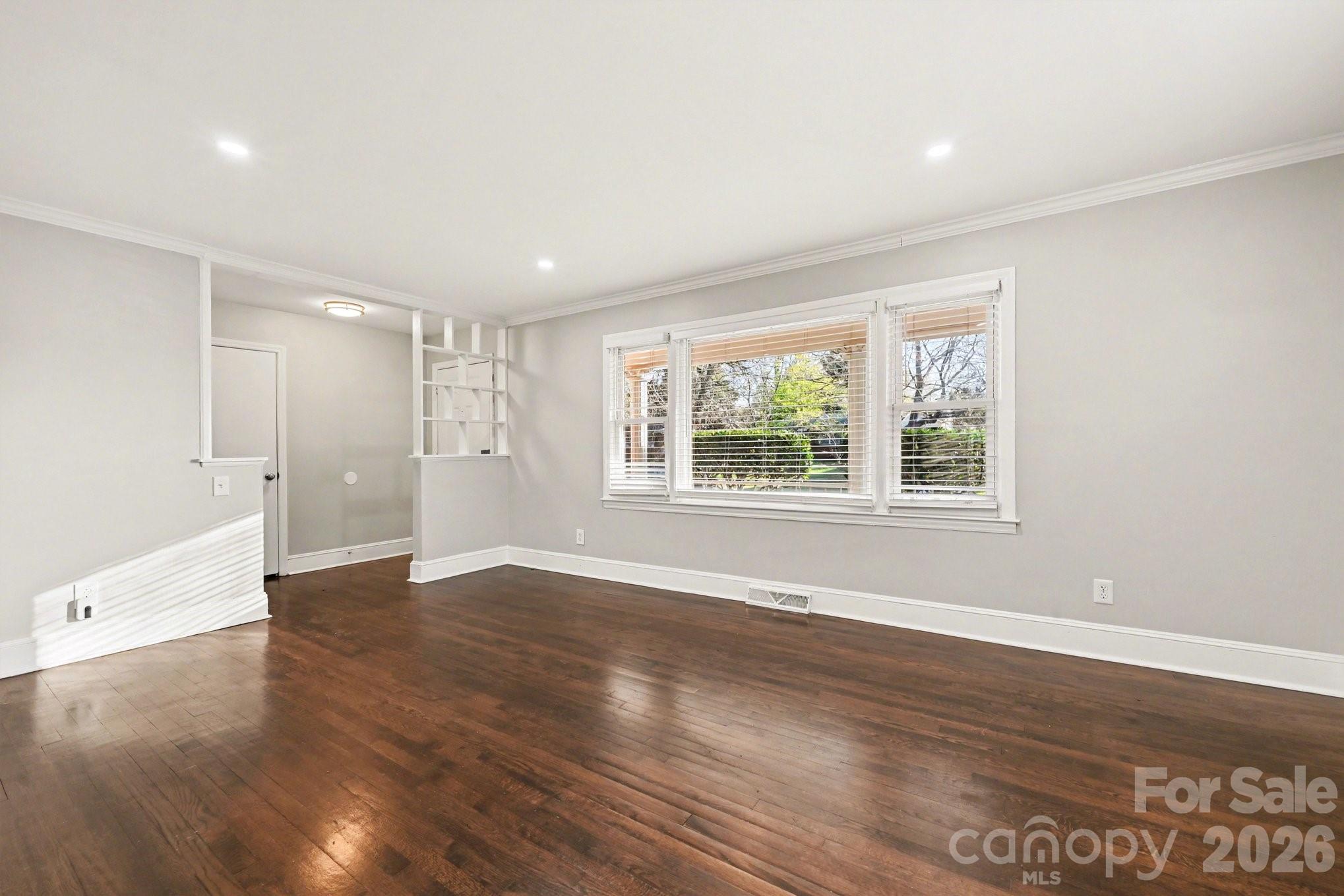 Photo 4 of 4726 Holbrook Drive, Charlotte, NC