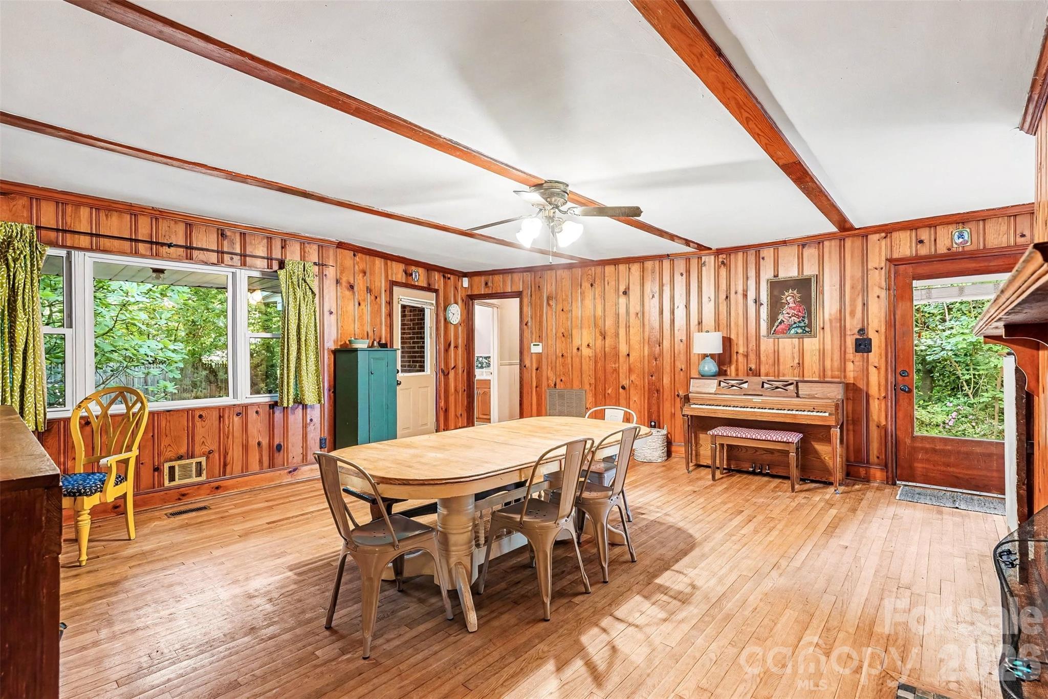 812 Saint Michaels Lane, Gastonia, NC - photo 11 of 36