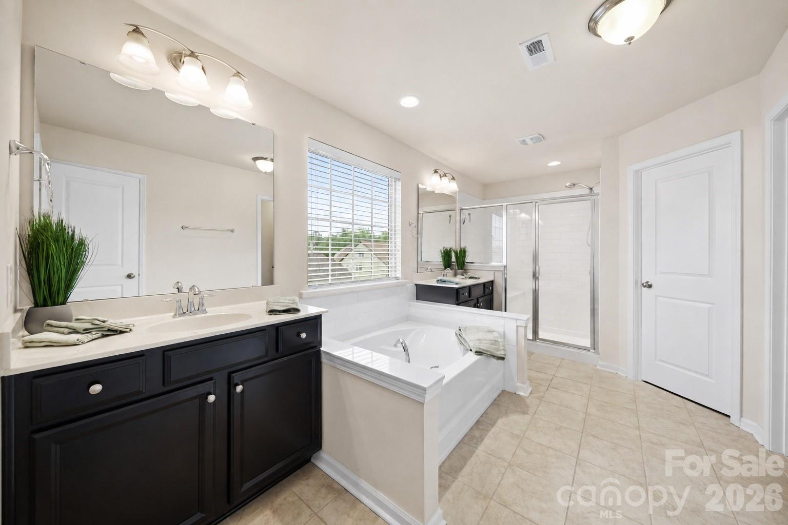 Photo 14 of 17516 Austins Creek Drive, Charlotte, NC