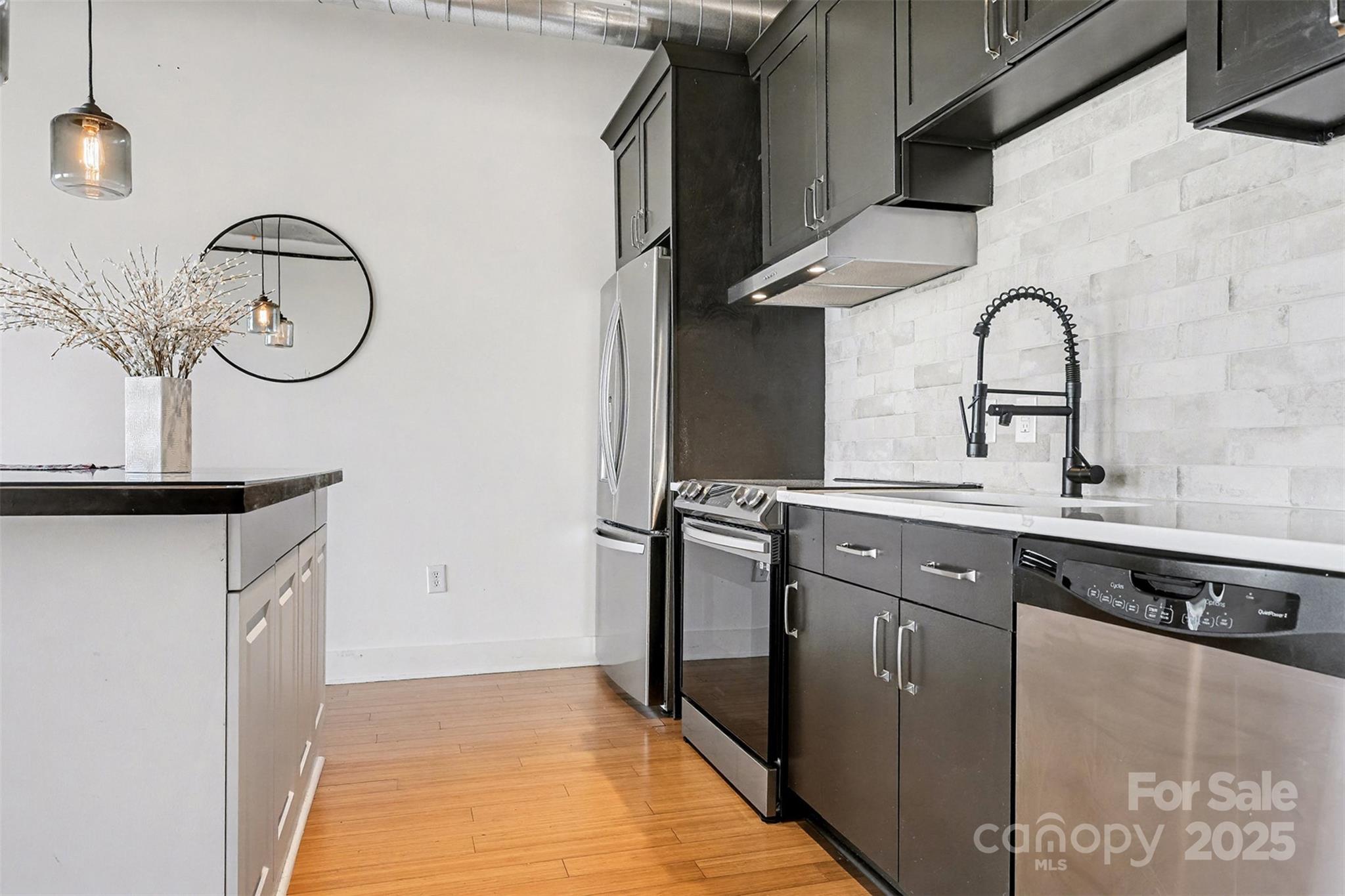 Photo 15 of 505 E 6th Street1003, Charlotte, NC
