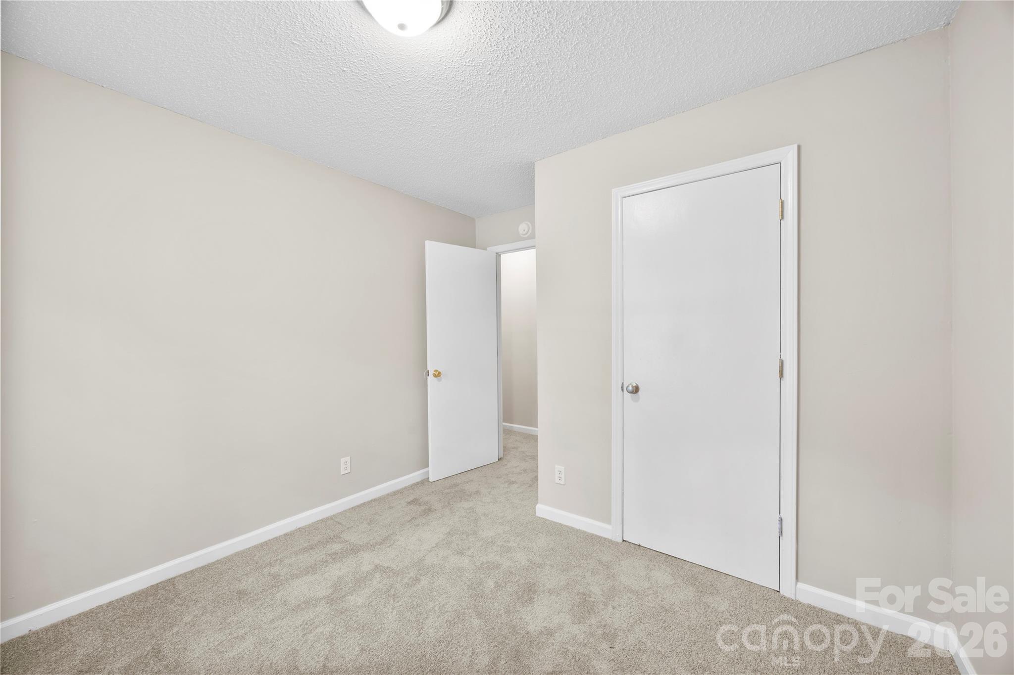 Photo 3 of 4525 Rolling Hill Drive, Charlotte, NC