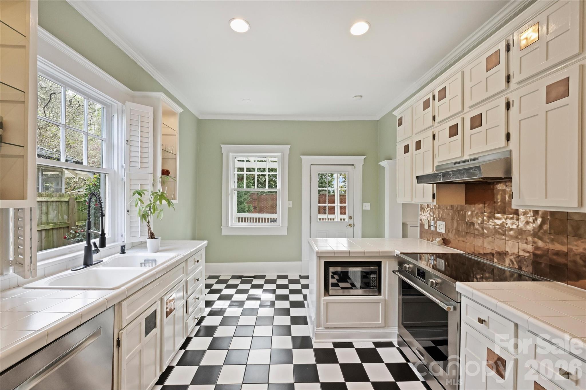 712 Sunnyside Avenue, Charlotte, NC - photo 18 of 35
