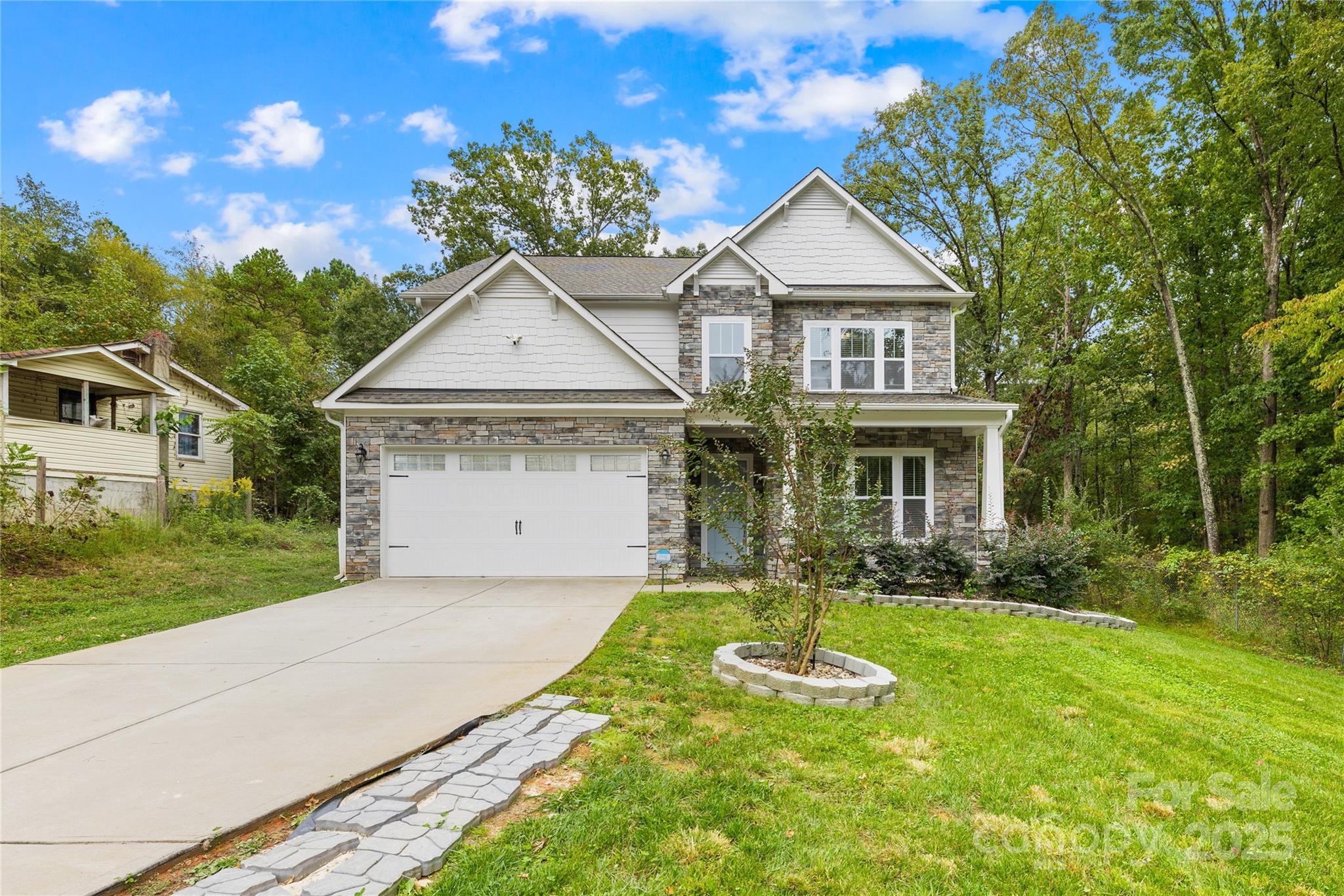 Home for sale at 1727 grace Lane, Charlotte, NC — photo 1 of 47