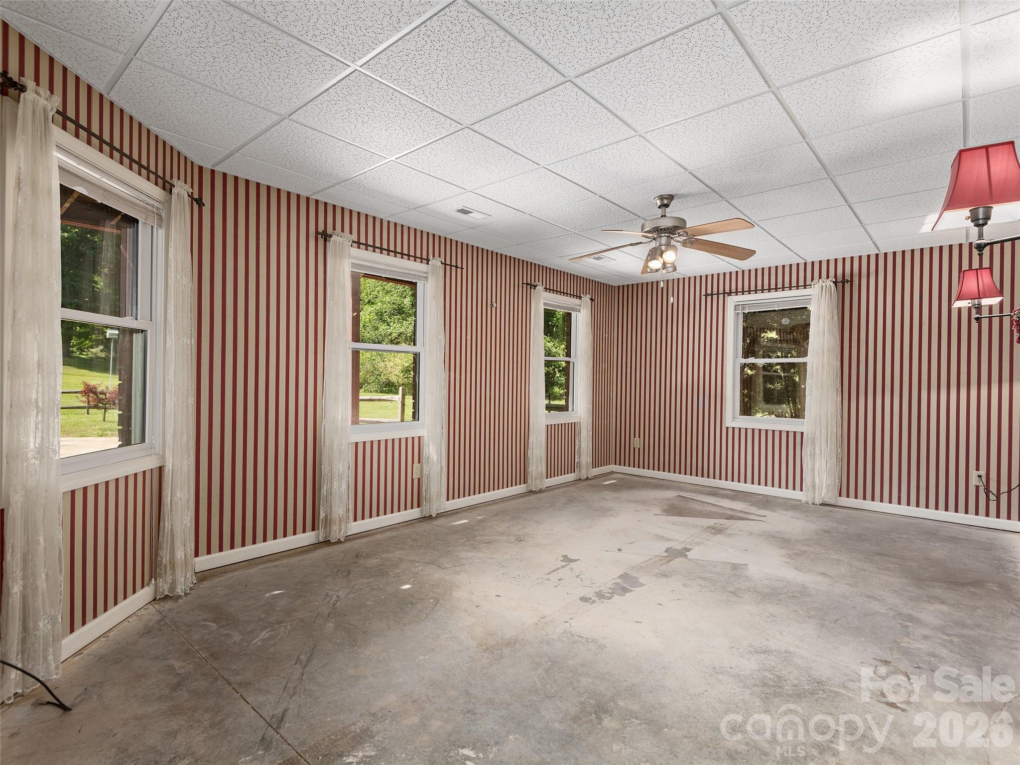 39 Beaumont Drive, Hendersonville, NC - photo 18 of 36