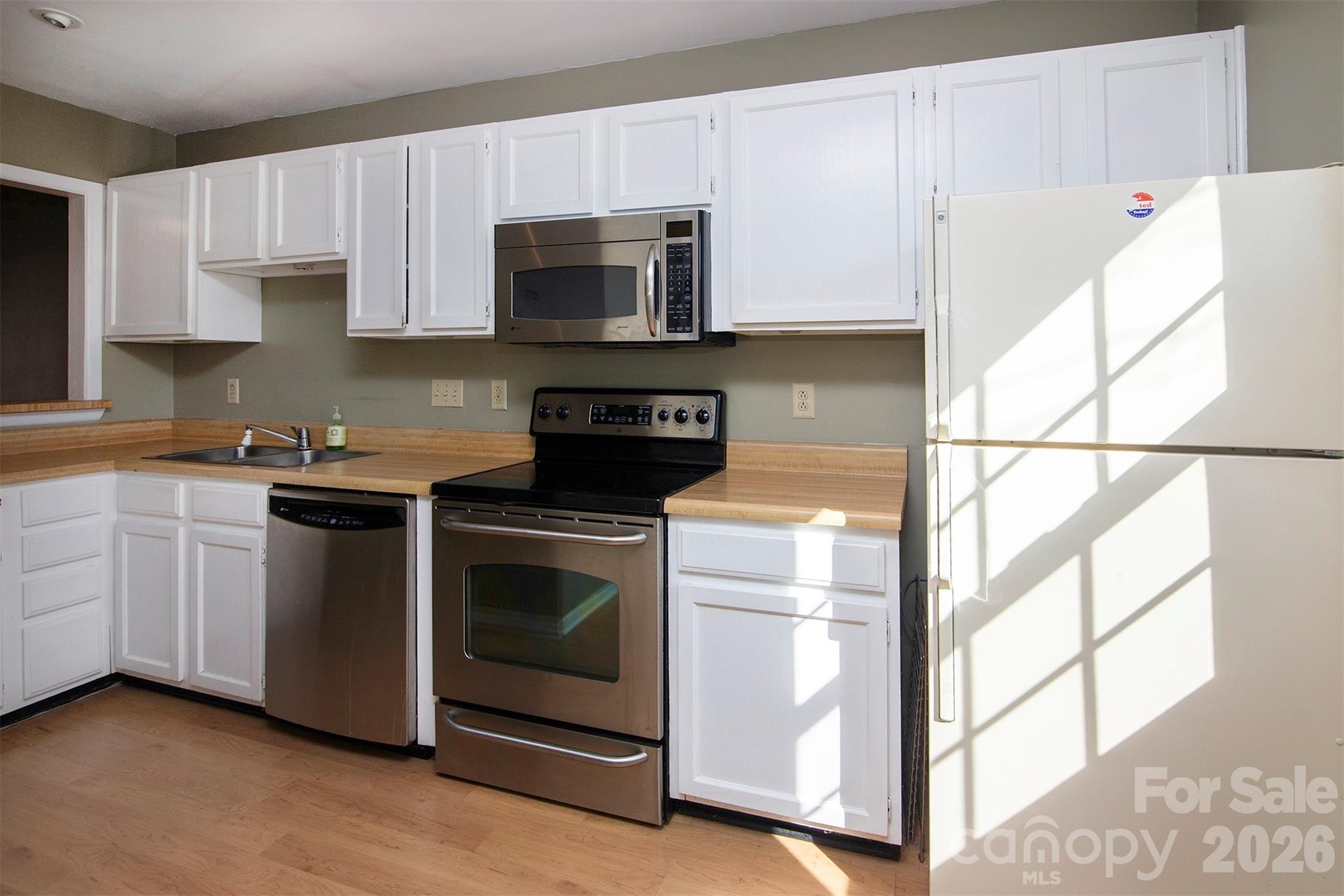 Photo 7 of 6116 Heath Ridge CourtH, Charlotte, NC