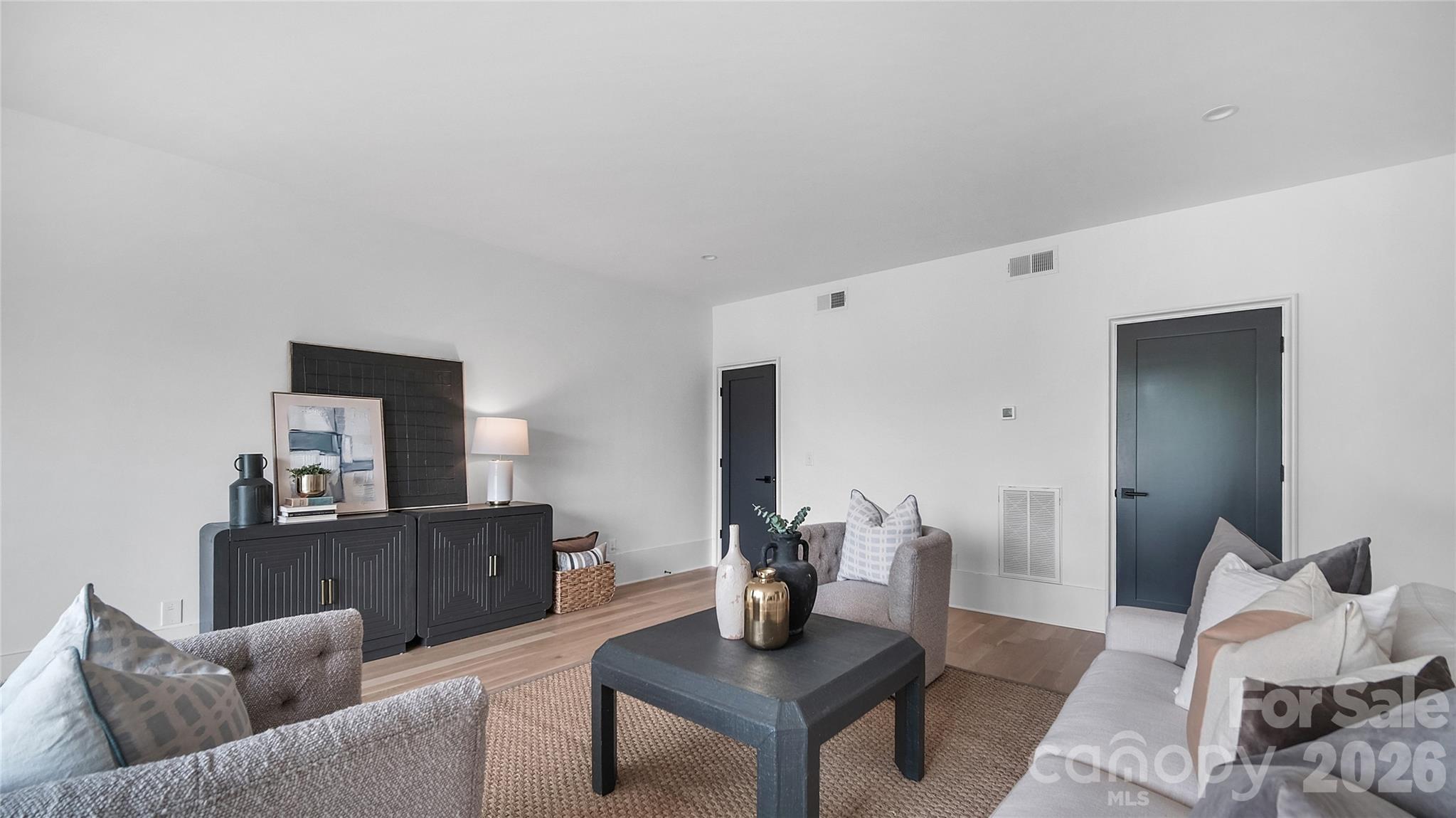 Photo 8 of 1511 Waverly Avenue, Charlotte, NC
