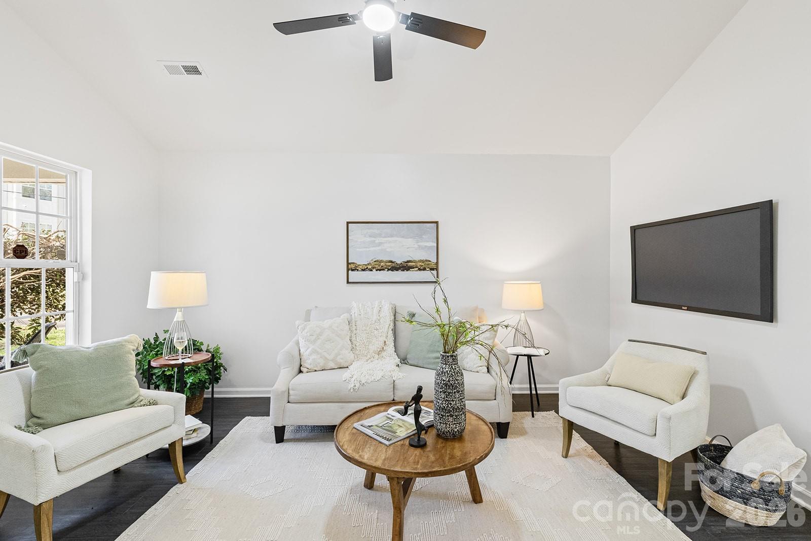 913 Tennyson Drive, Charlotte, NC - photo 2 of 25