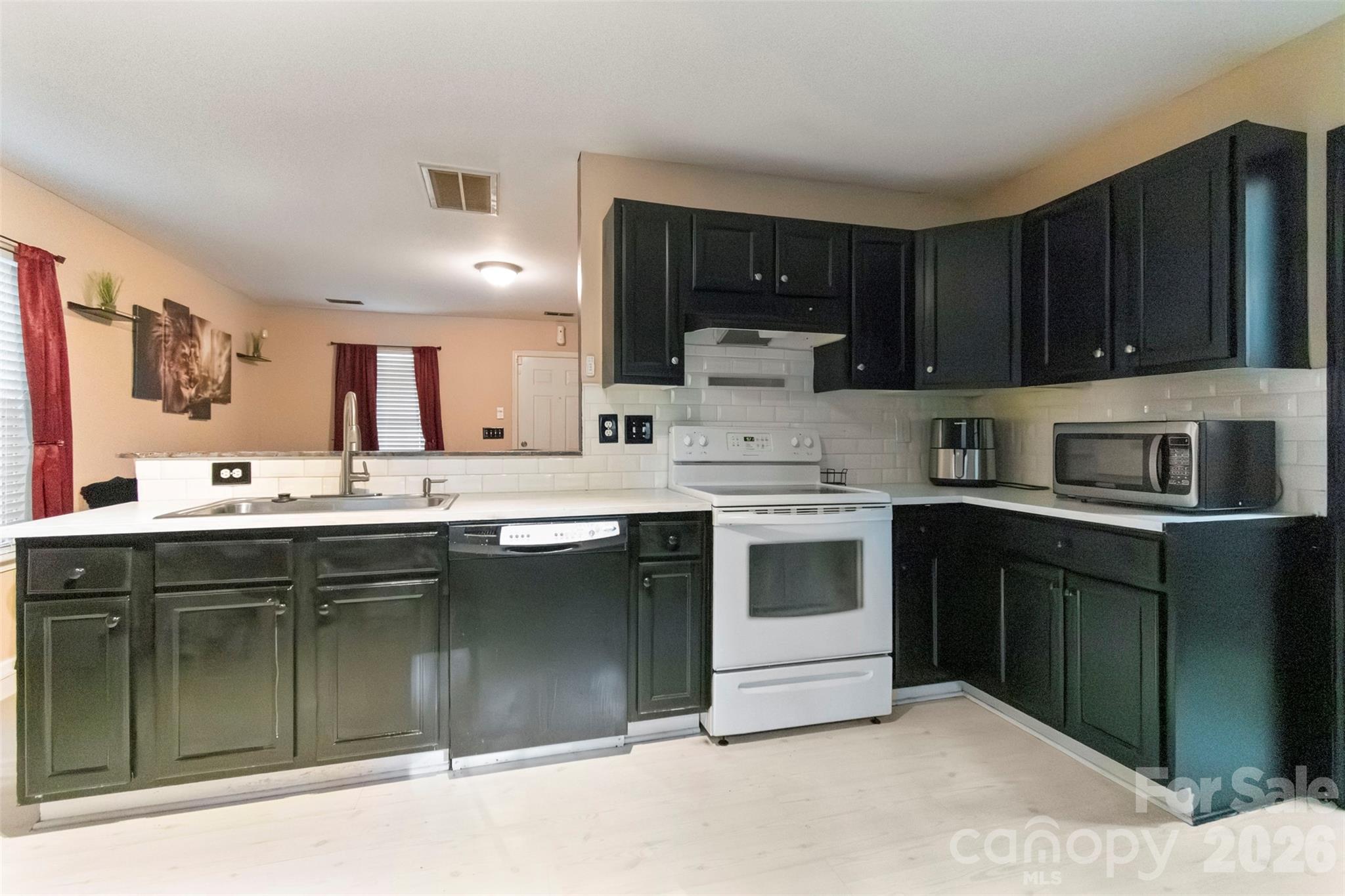 Photo 10 of 5541 Peachwood Drive, Charlotte, NC