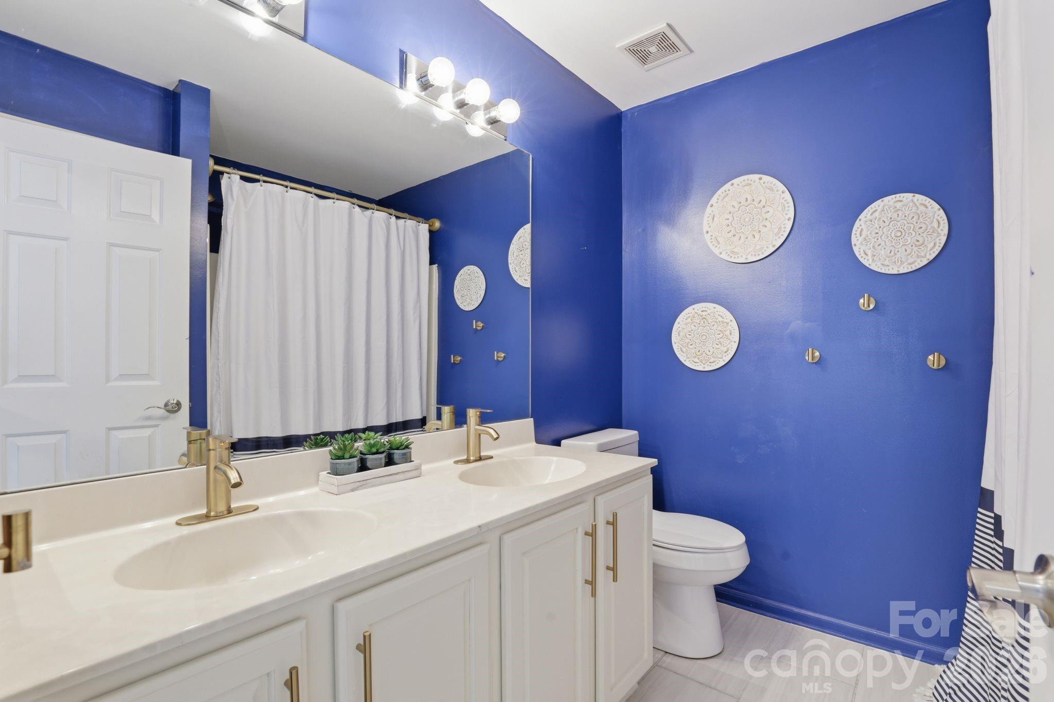 Photo 26 of 3909 Meadow Green Drive, Charlotte, NC