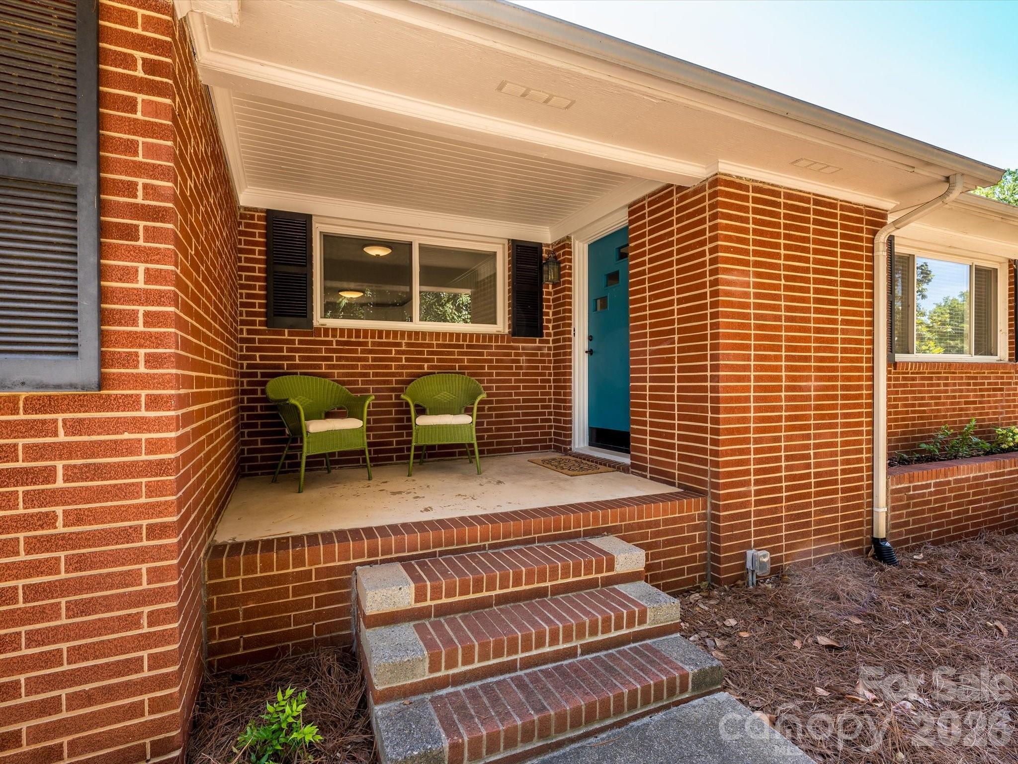Photo 2 of 354 S Magnolia Street, Mooresville, NC