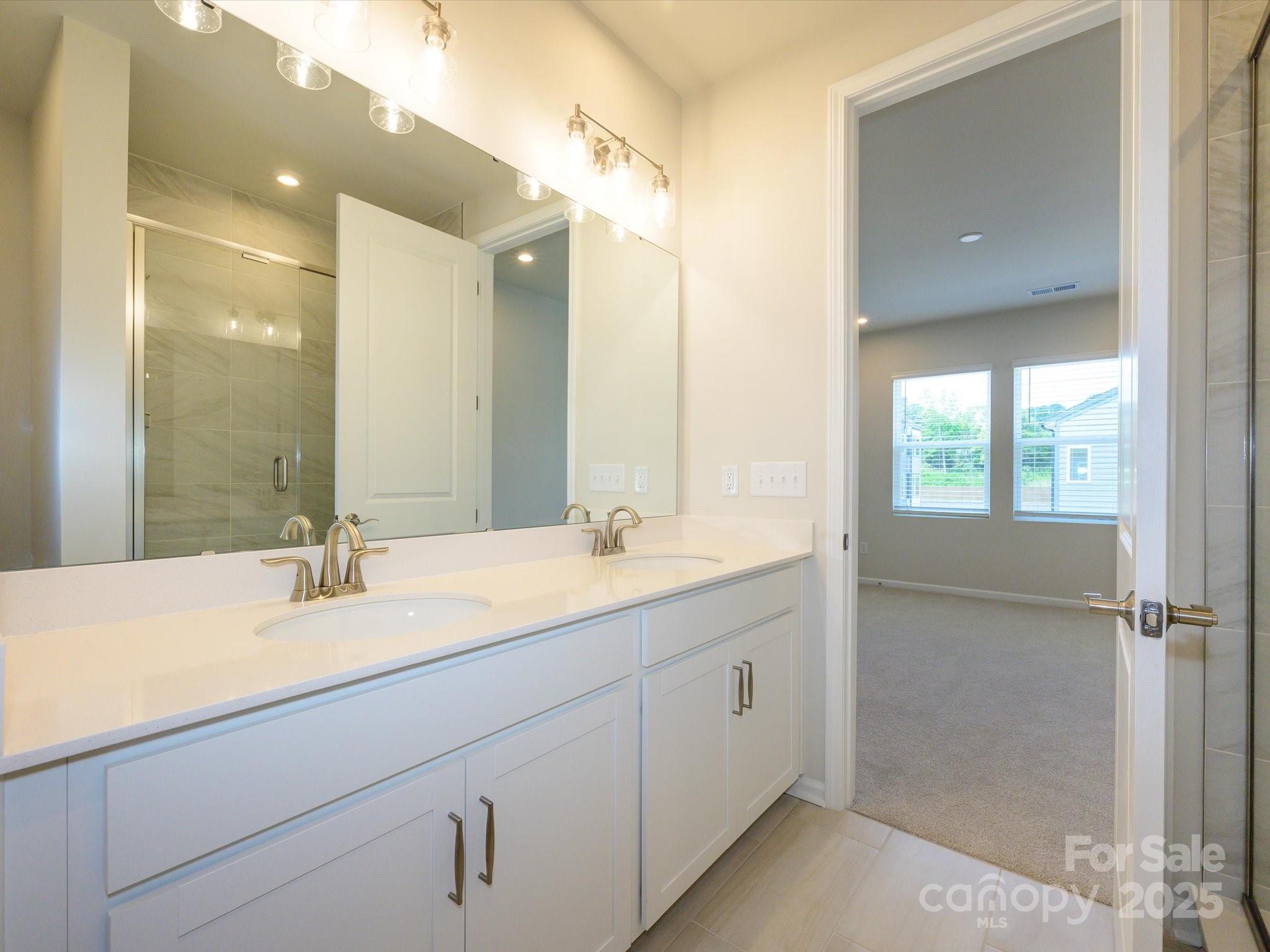 Photo 13 of 5640 Kingspan Drive, Charlotte, NC