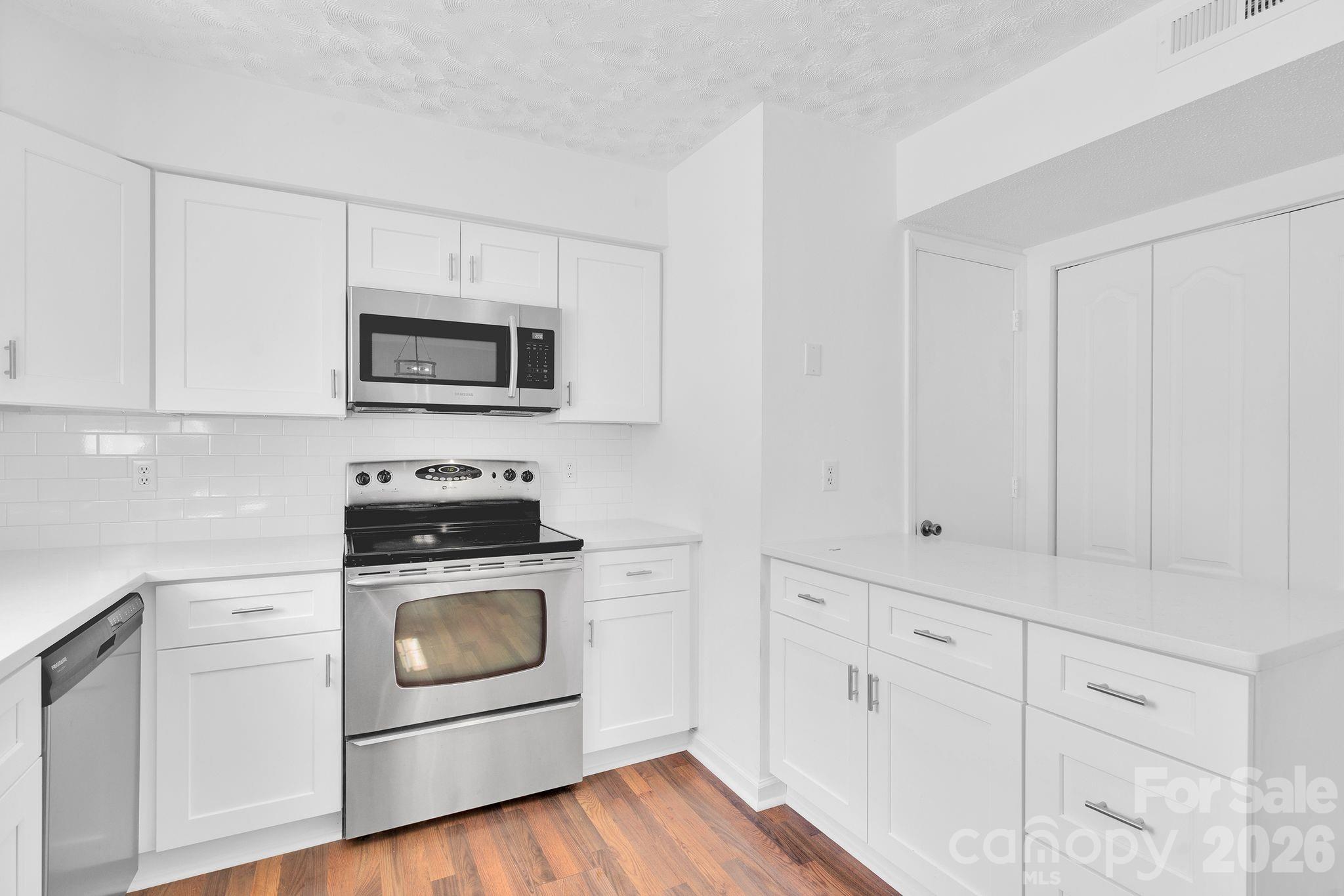 Photo 11 of 8510 Castle Pine Court, Charlotte, NC
