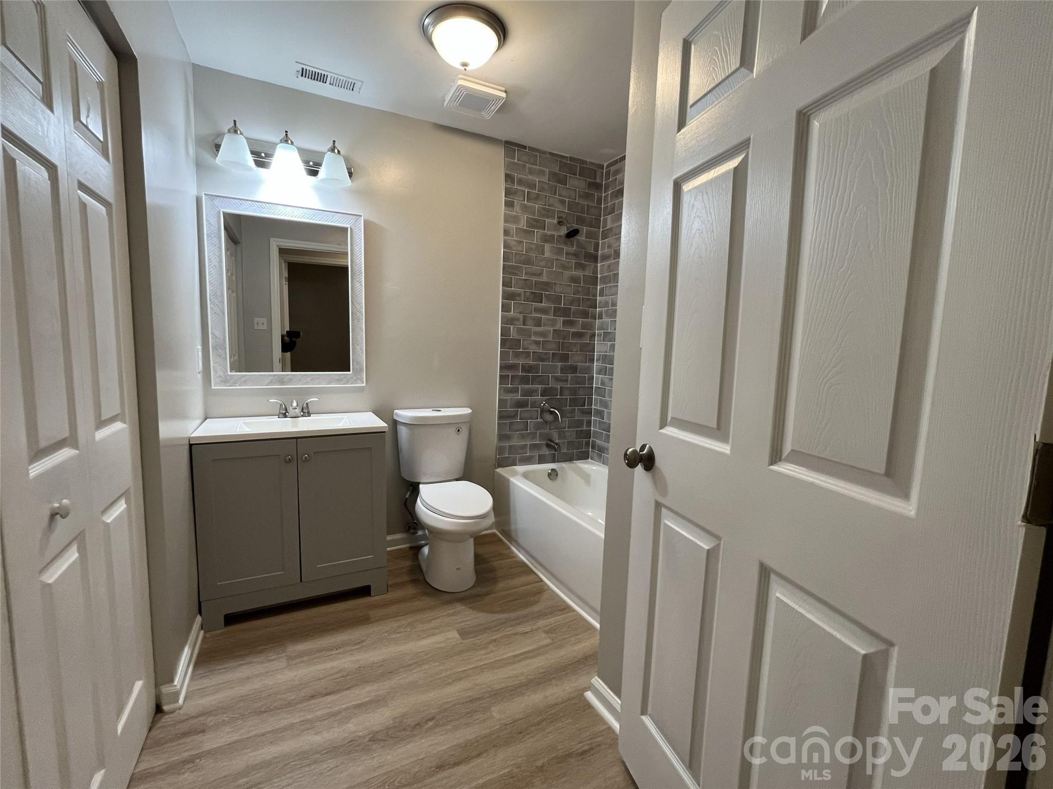 Photo 9 of 5830 Stone Bluff Court, Charlotte, NC