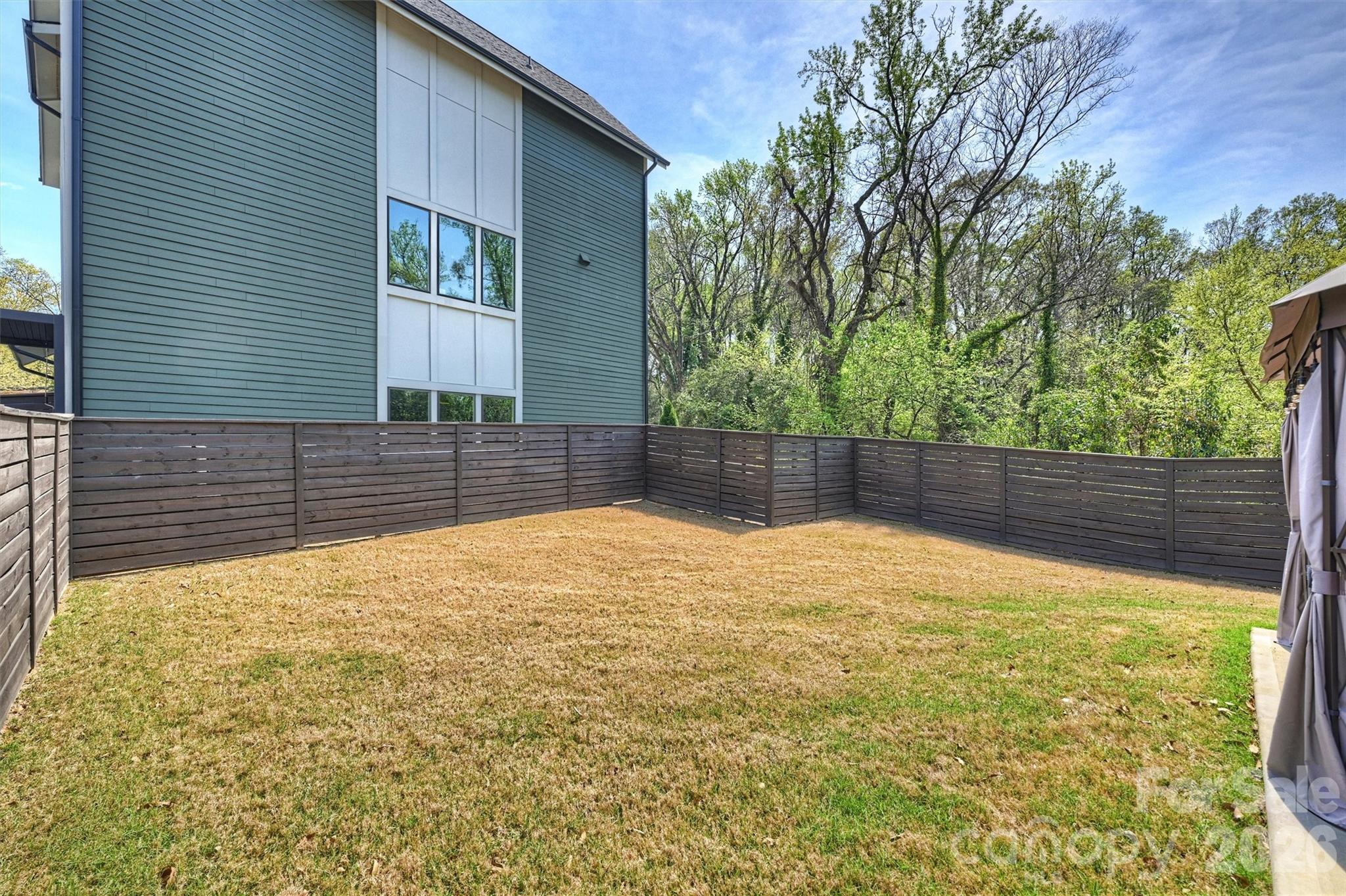 Photo 32 of 1500 Hawthorne LaneA, Charlotte, NC