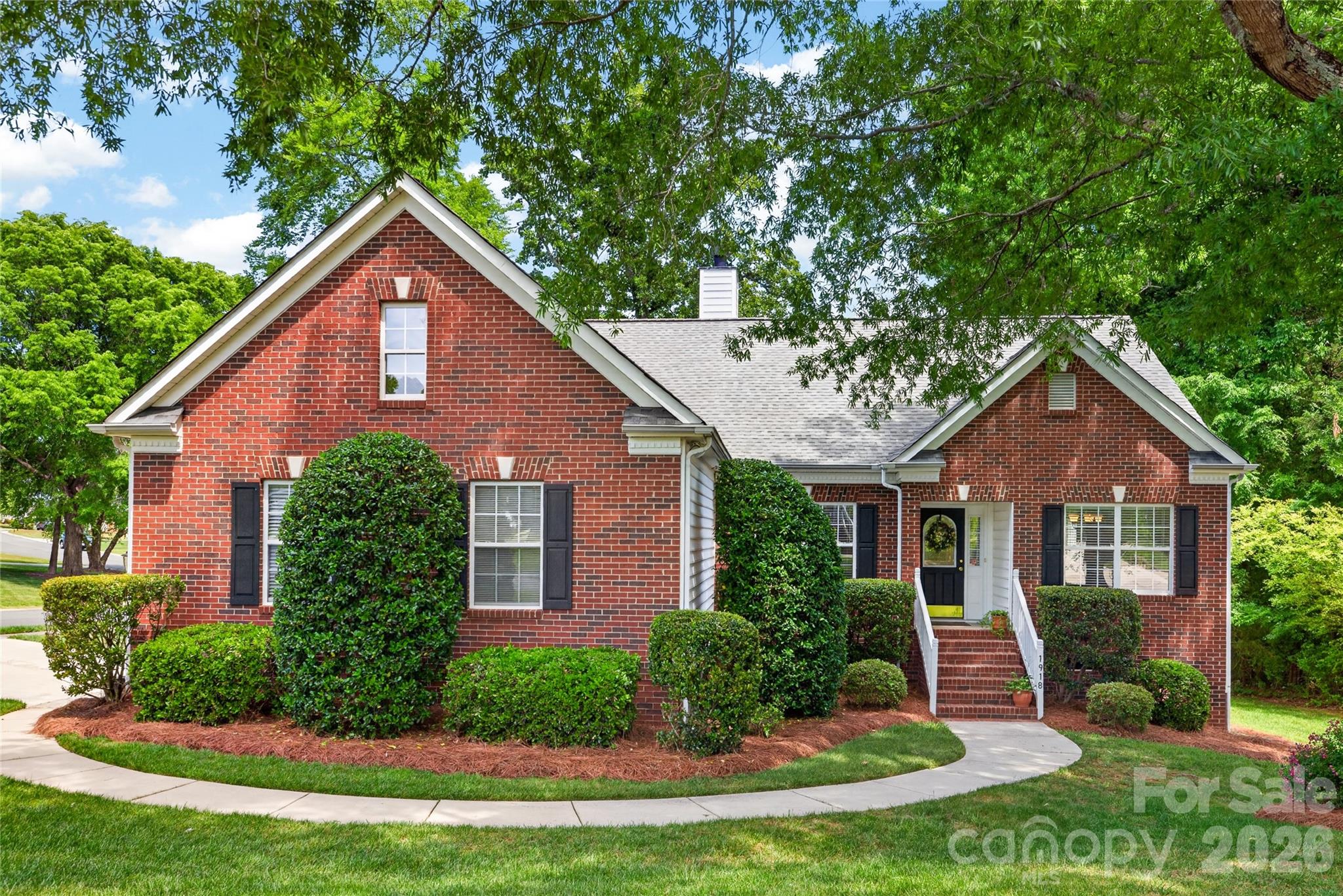 1918 Weighmont Court, Charlotte, NC - photo 1 of 31