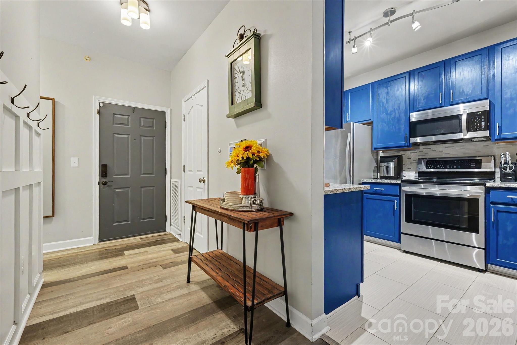 Photo 3 of 10616 Hill Point Court, Charlotte, NC
