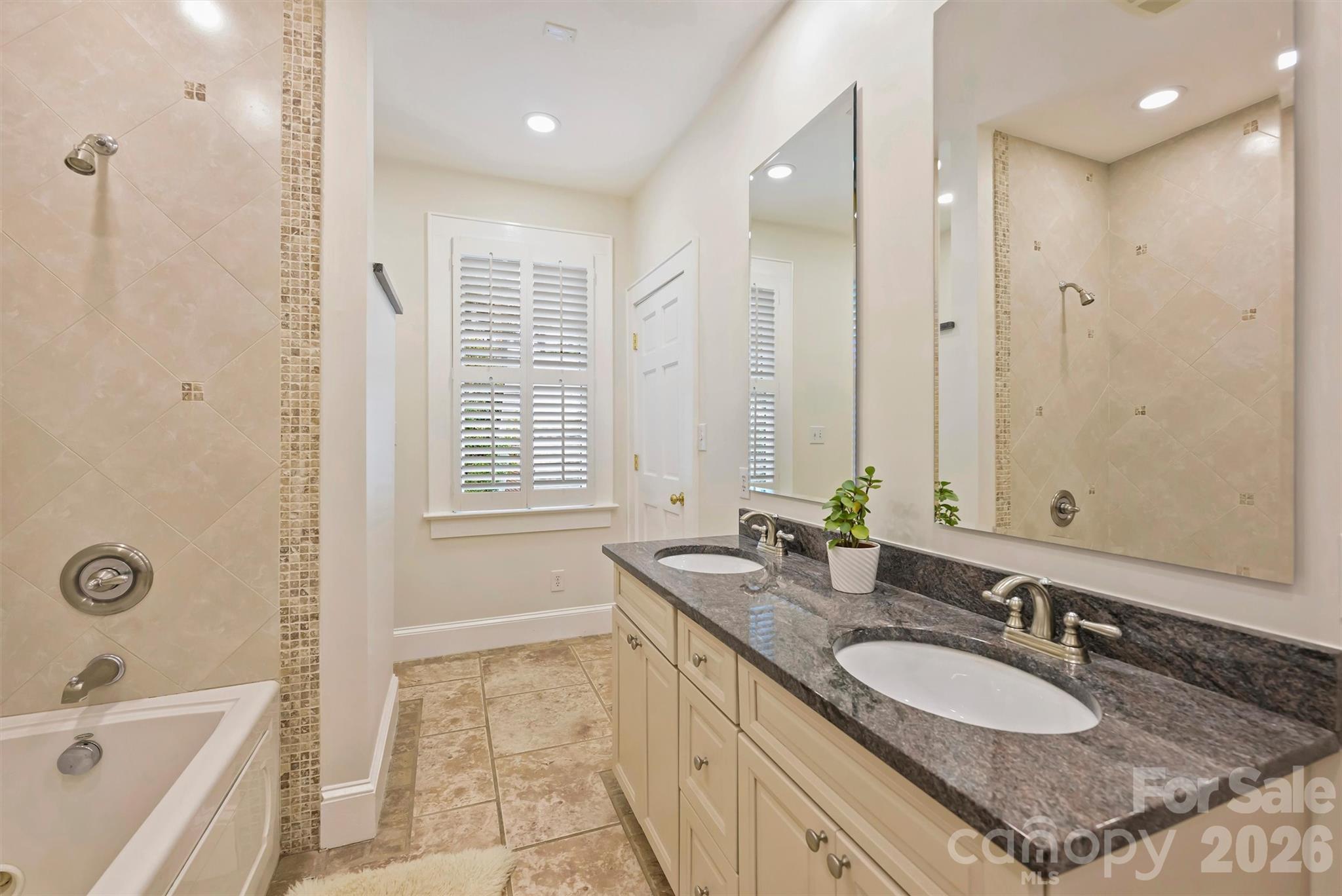 Photo 35 of 2126 Dilworth Road E, Charlotte, NC