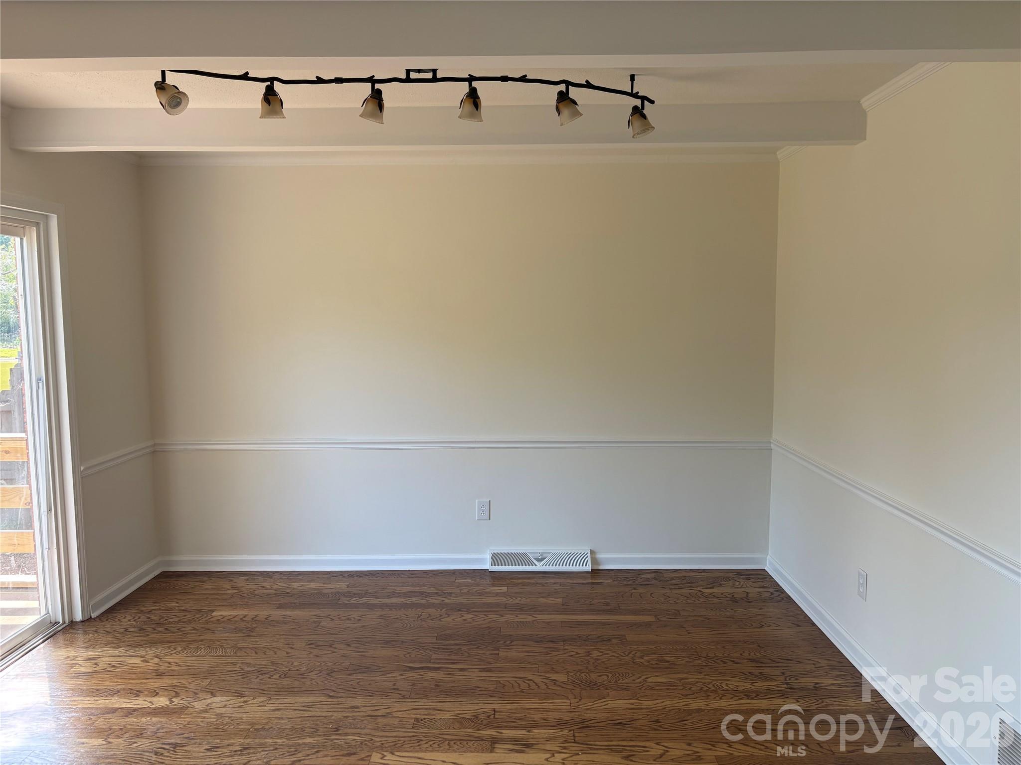 622 S Carolina Avenue, Statesville, NC - photo 4 of 19