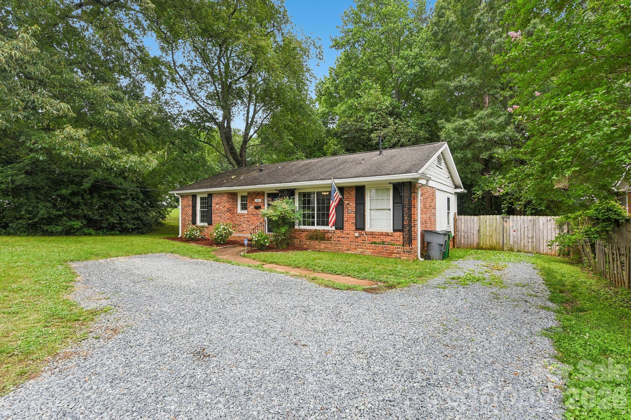 Home for sale at 933 Clanton Road, Charlotte, NC — photo 2 of 25