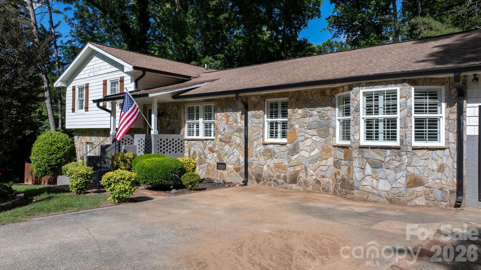 14214 Honeysuckle Ridge Drive, Matthews, NC - photo 36 of 47