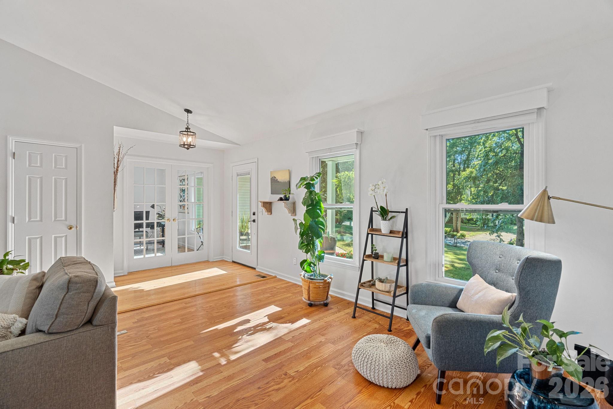 Photo 3 of 154 Quiet Cove Road, Mooresville, NC