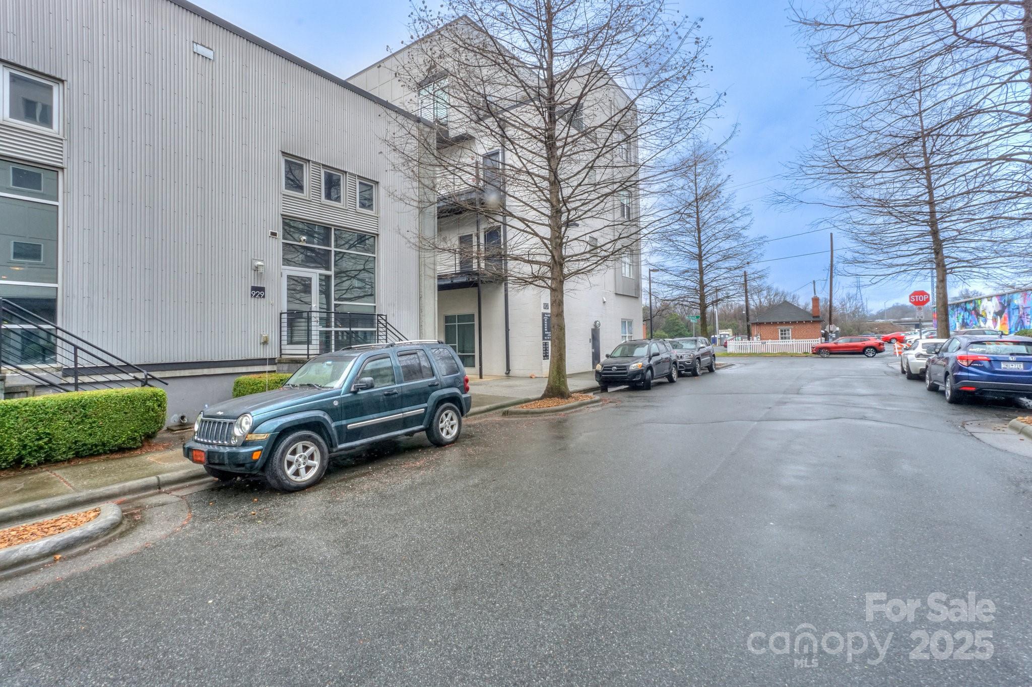 Photo 3 of 929 Westmere Avenue, Charlotte, NC