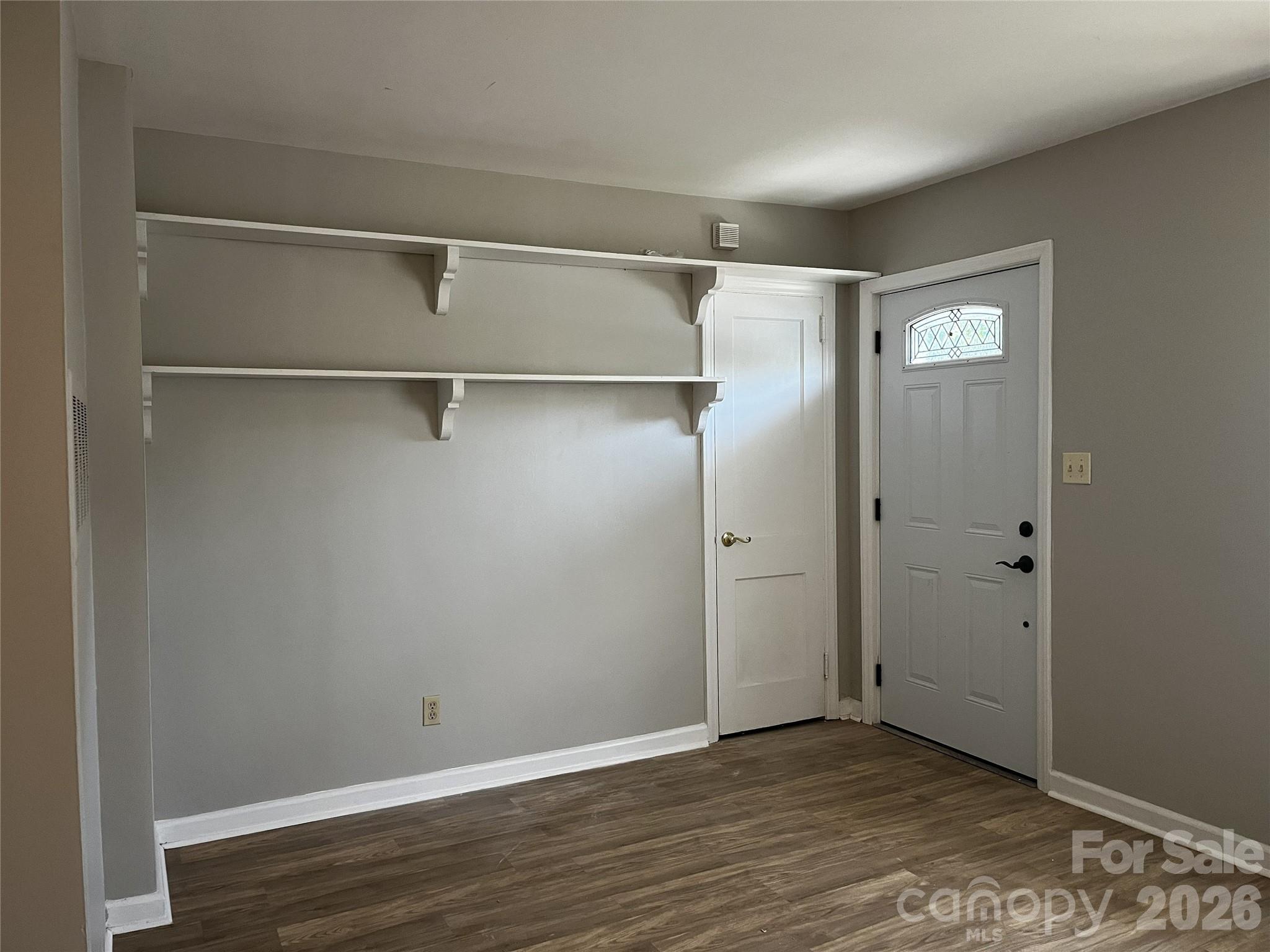 Photo 5 of 2213 Shamrock Drive, Charlotte, NC