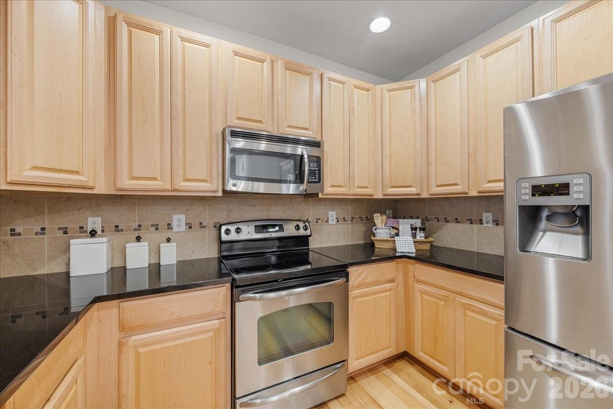 Photo 4 of 1000 E Woodlawn Road118, Charlotte, NC