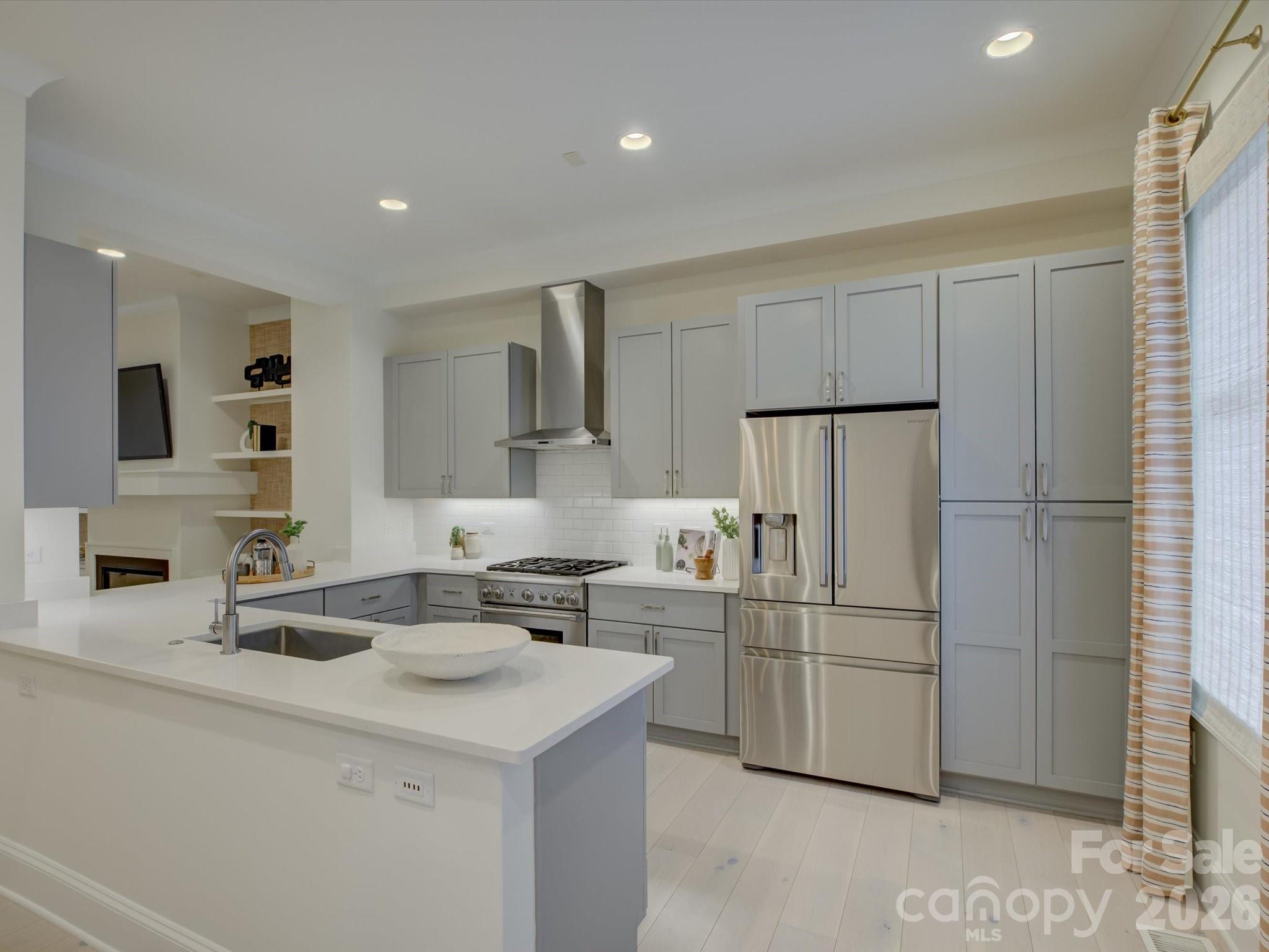 Photo 9 of 335 E Tremont Avenue, Charlotte, NC
