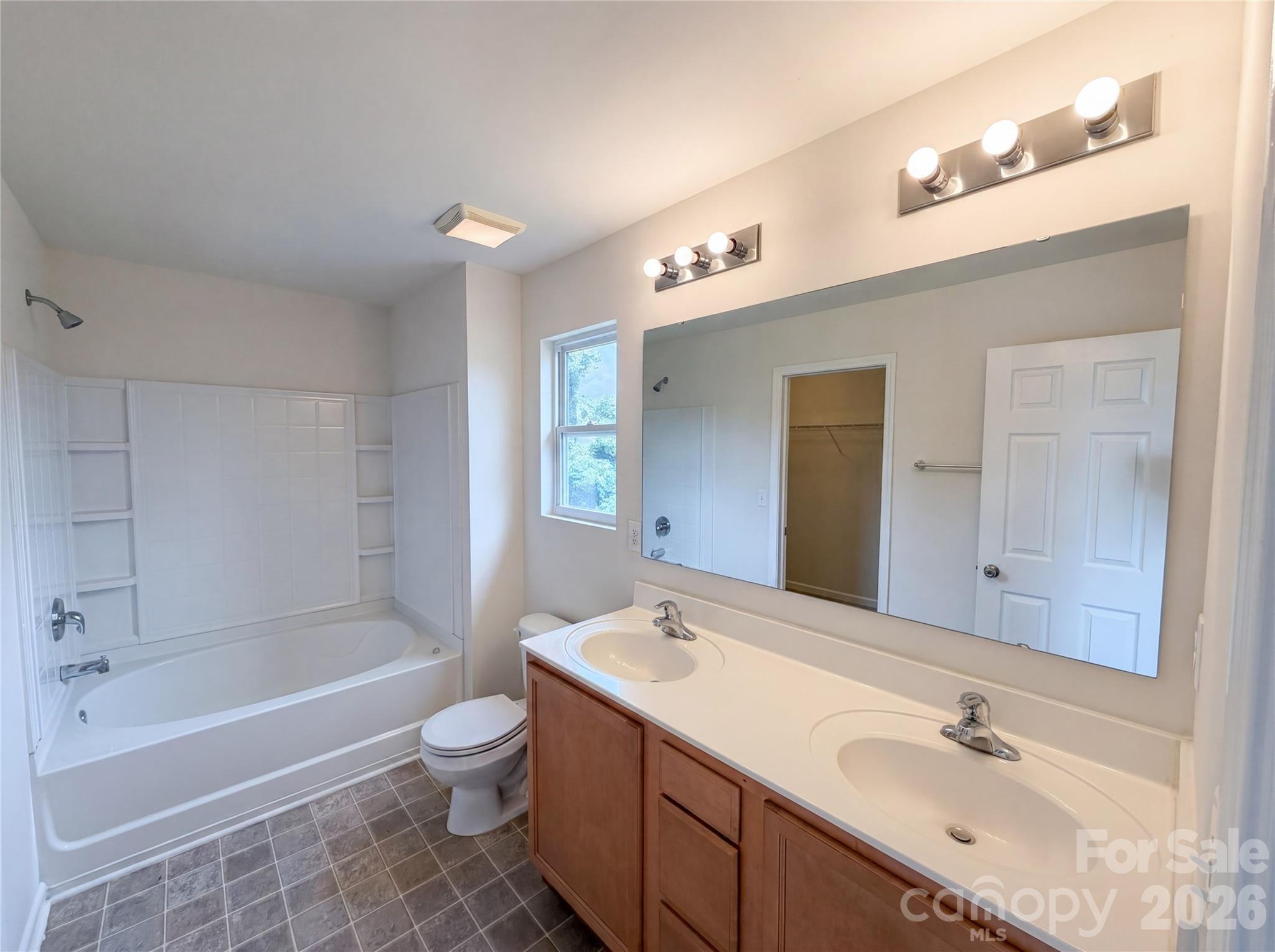 Photo 14 of 2534 Stream Bank Drive, Charlotte, NC
