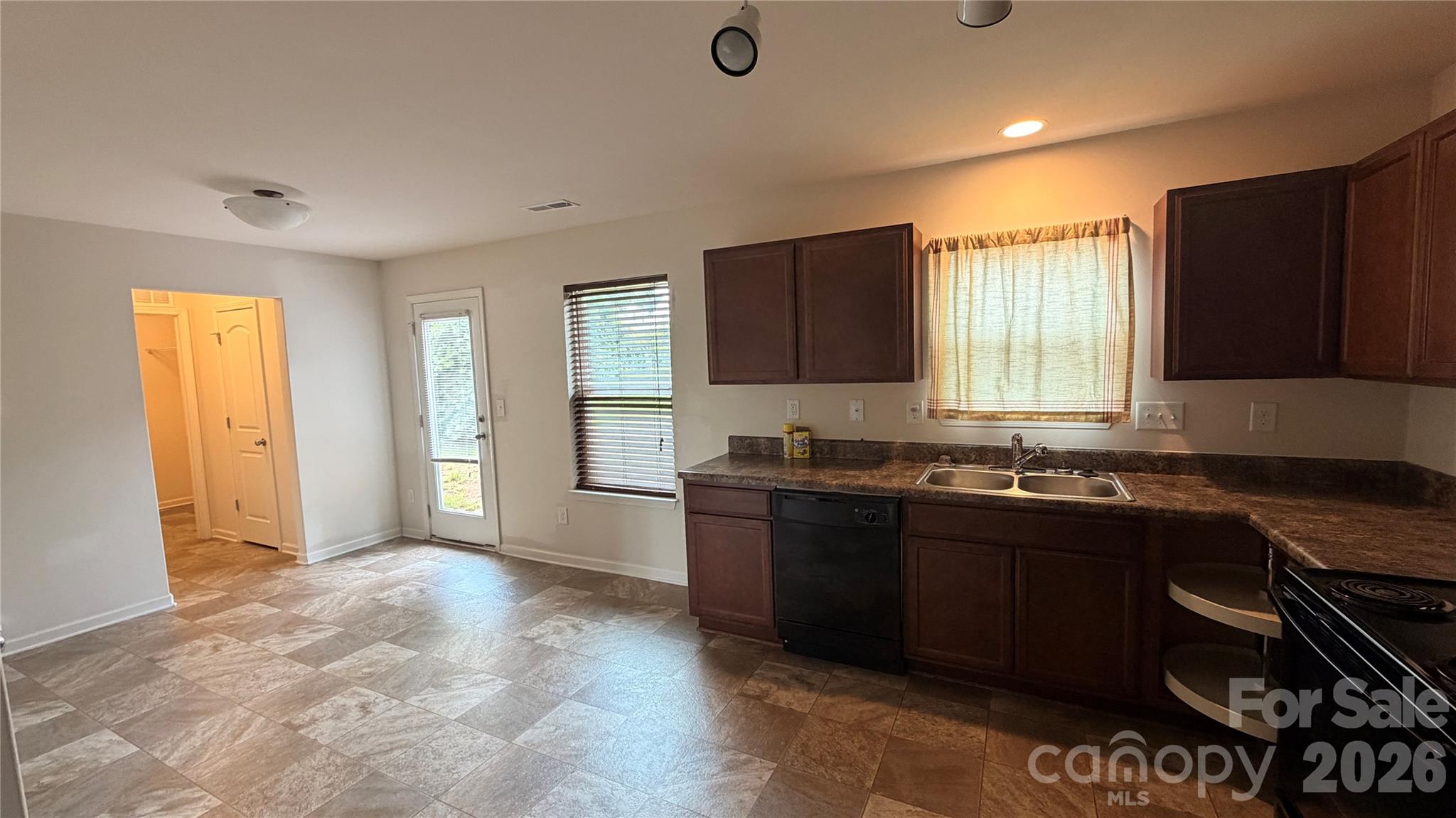 Photo 3 of 2602 Meadow Knoll Drive, Charlotte, NC