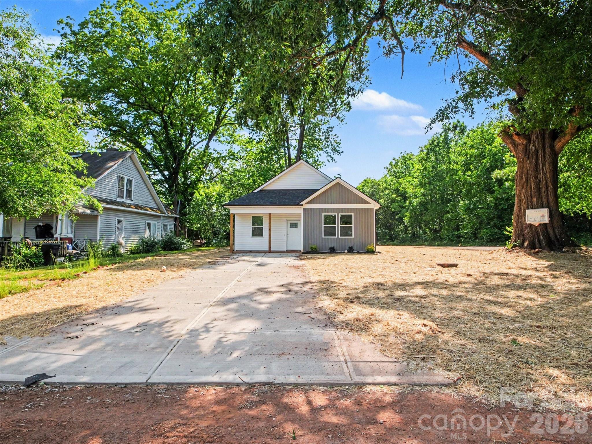 113 W Spencer Street, East Spencer, NC - photo 6 of 37