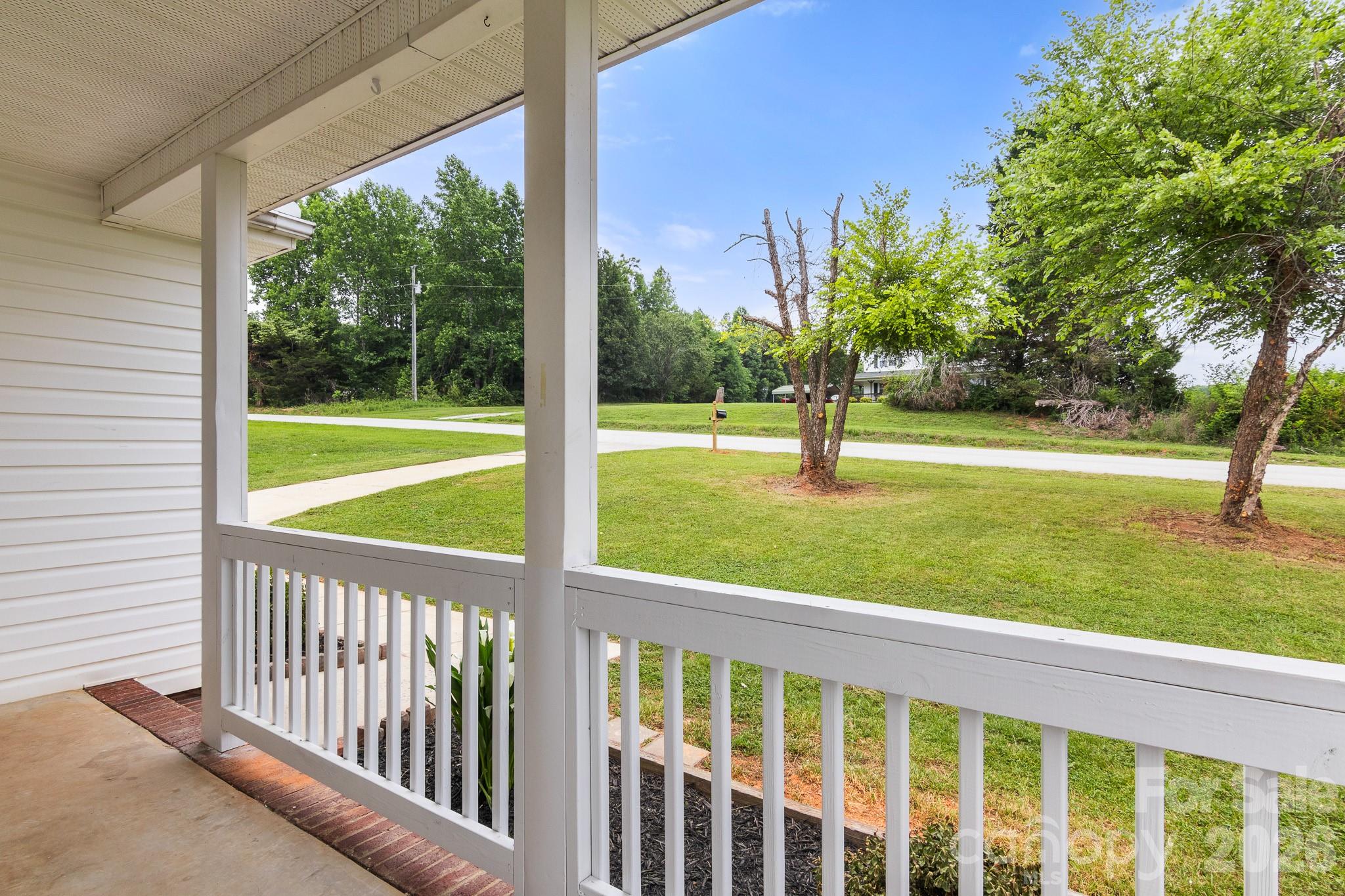 Photo 6 of 2931 Greenleaf Road, Clover, SC