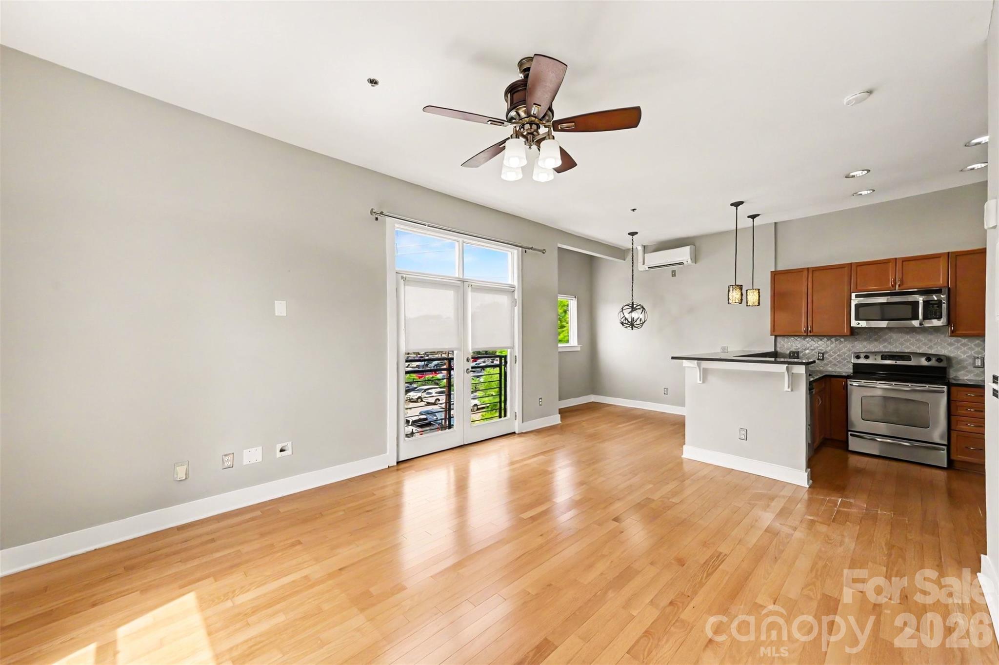 Photo 7 of 633 MCNINCH Street, Charlotte, NC