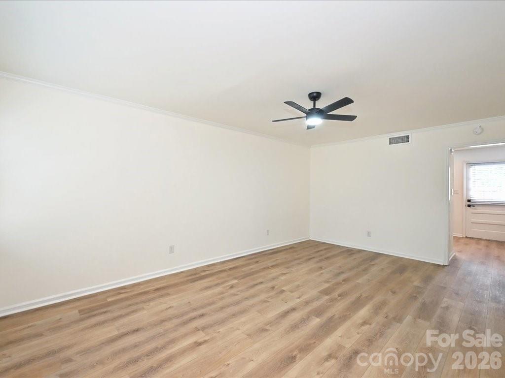 Photo 8 of 6810 Farmingdale Drive, Charlotte, NC