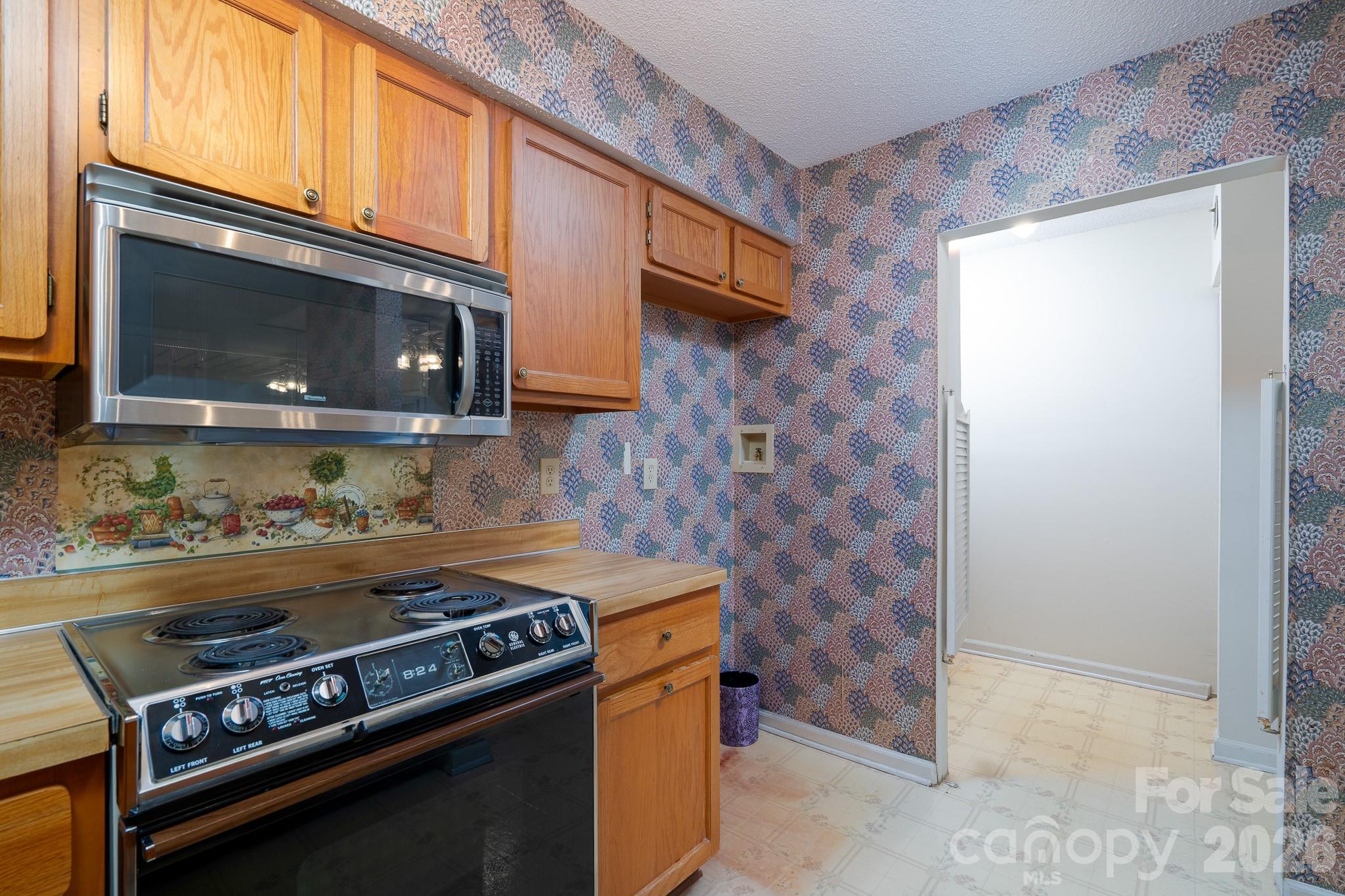 Photo 16 of 10969 Carmel Crossing Road, Charlotte, NC